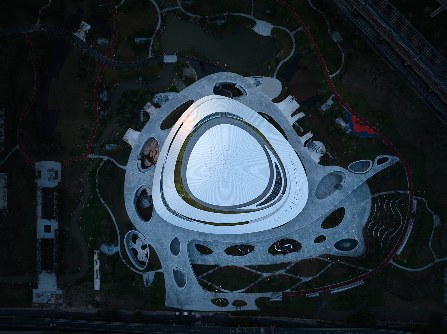 China Hangzhou Esports Center by CSADI - 谷德设计网