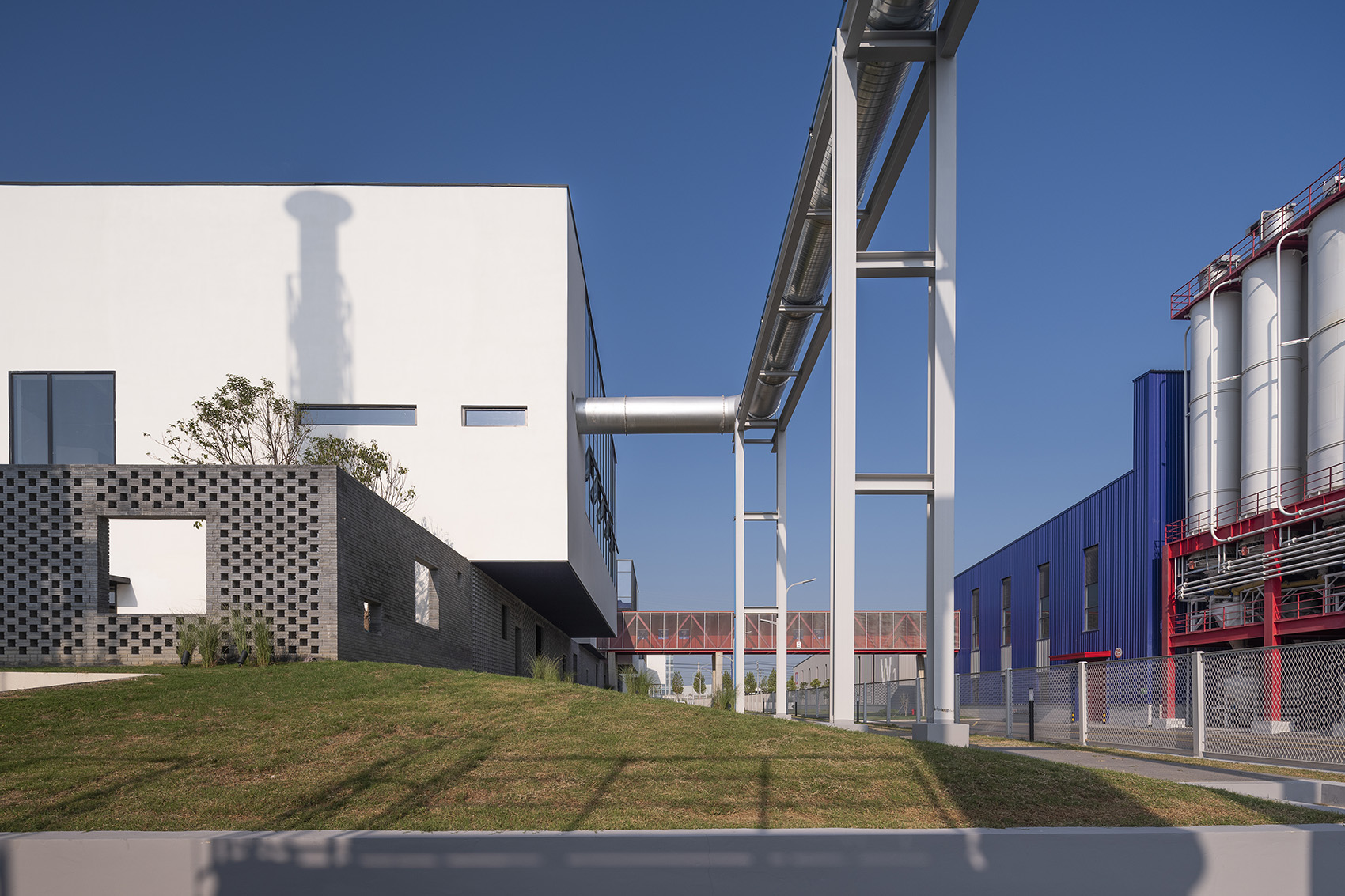 Carpoly Industrial Complex, China by Interval Architects - 谷德设计网