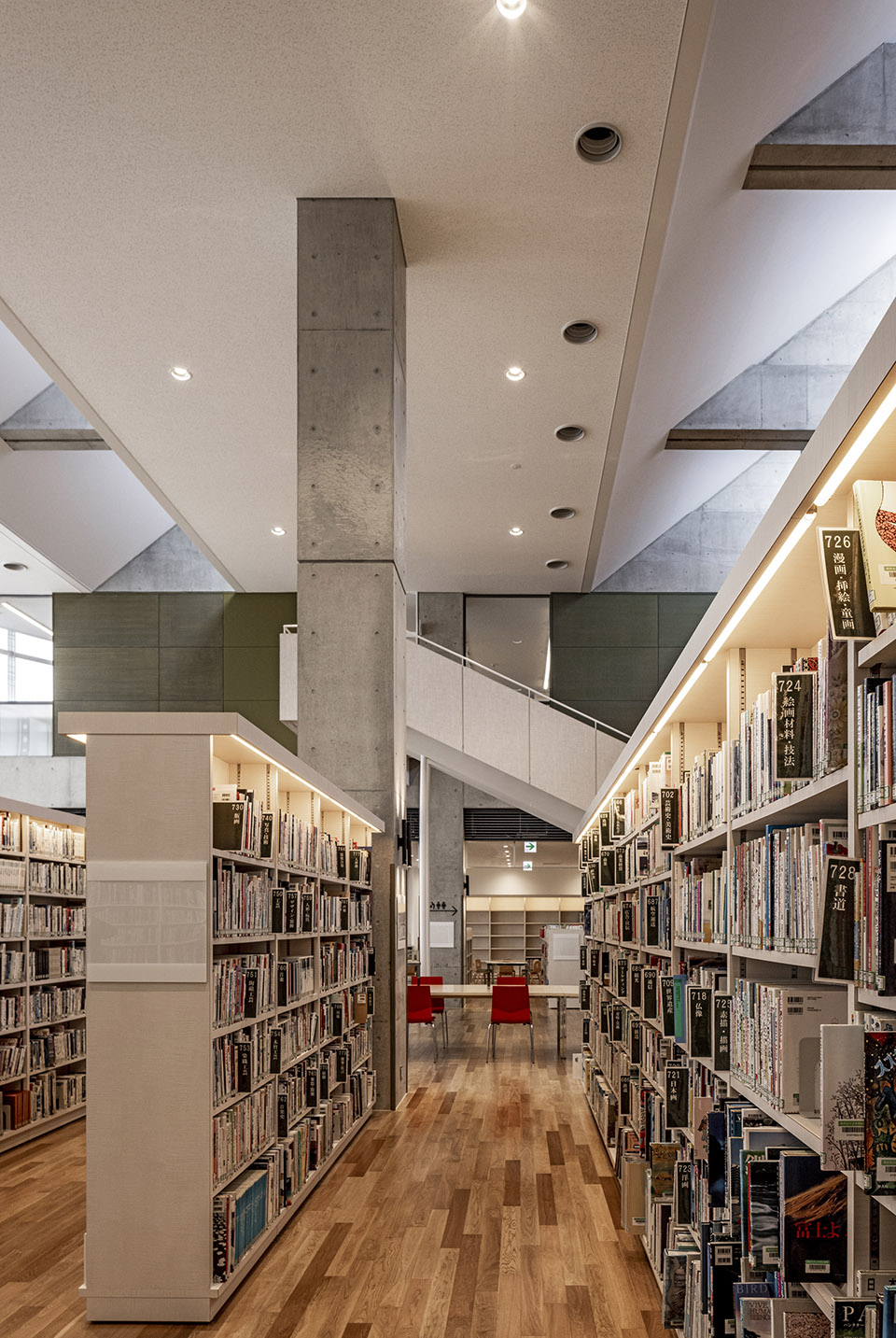 Ebina City Arima Library, Kadozawabashi Community Center by MIKAMI ...