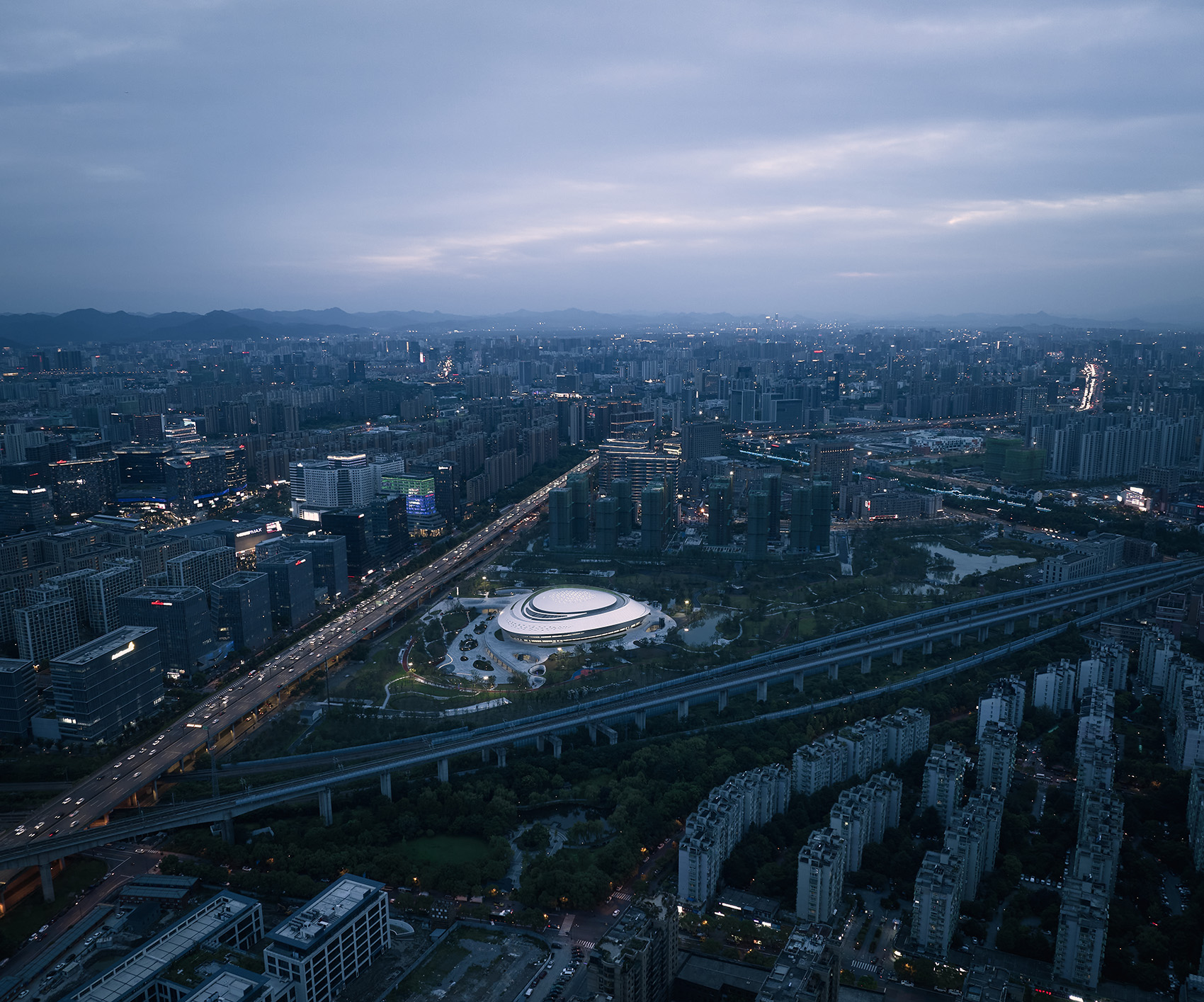 China Hangzhou Esports Center by CSADI - 谷德设计网