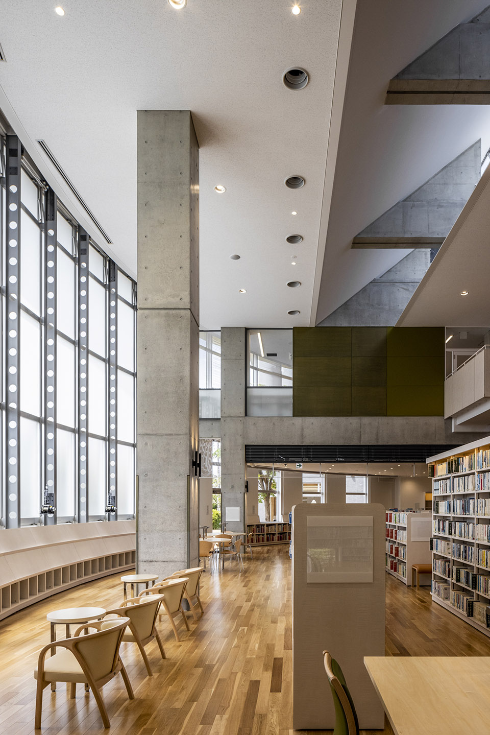 Ebina City Arima Library, Kadozawabashi Community Center by MIKAMI ...