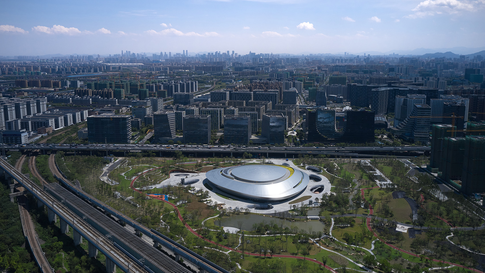 China Hangzhou Esports Center by CSADI - 谷德设计网