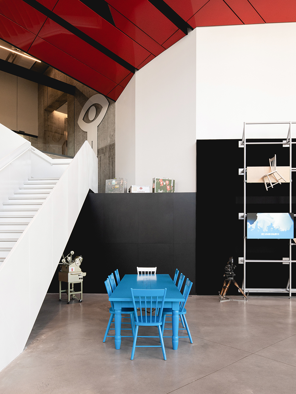 Design of the NFB new reception area by Taktik design - 谷德设计网