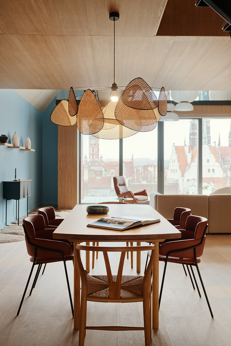 Apartment with a view of 1000 years of history by SIKORA INTERIORS - 谷德设计网