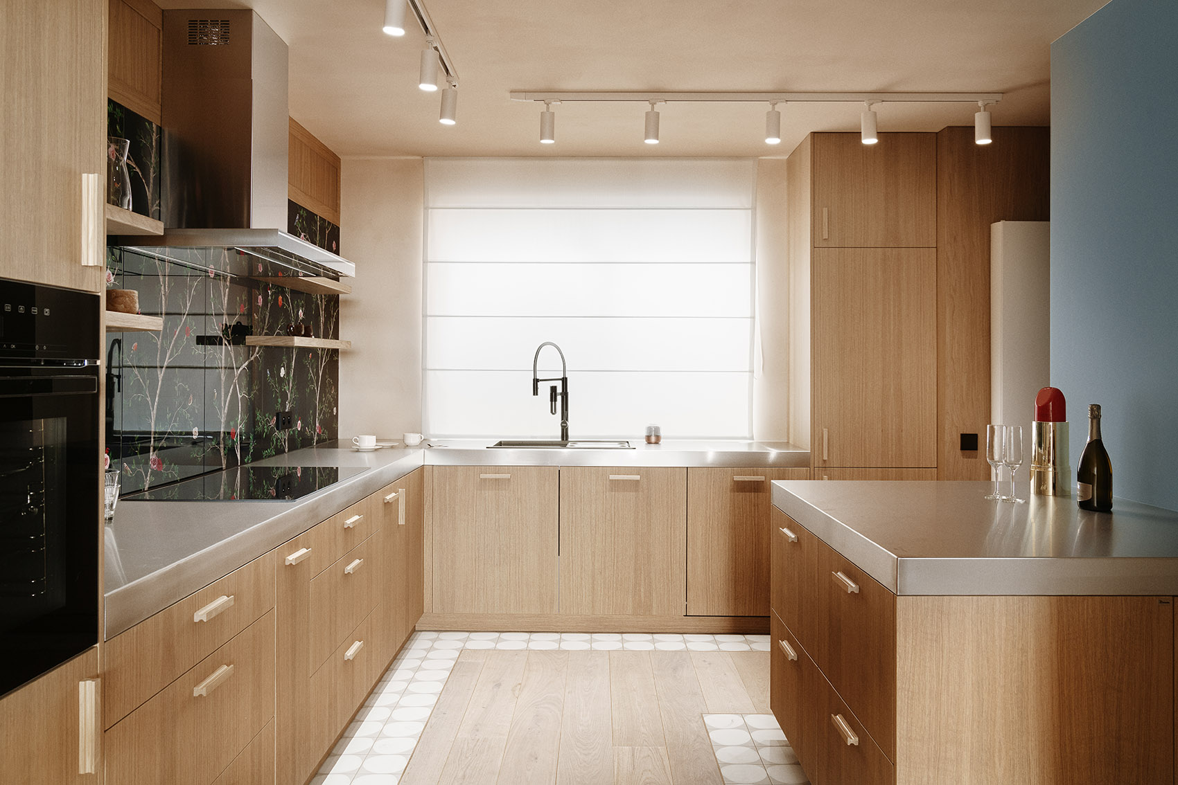 Apartment with a view of 1000 years of history by SIKORA INTERIORS - 谷德设计网