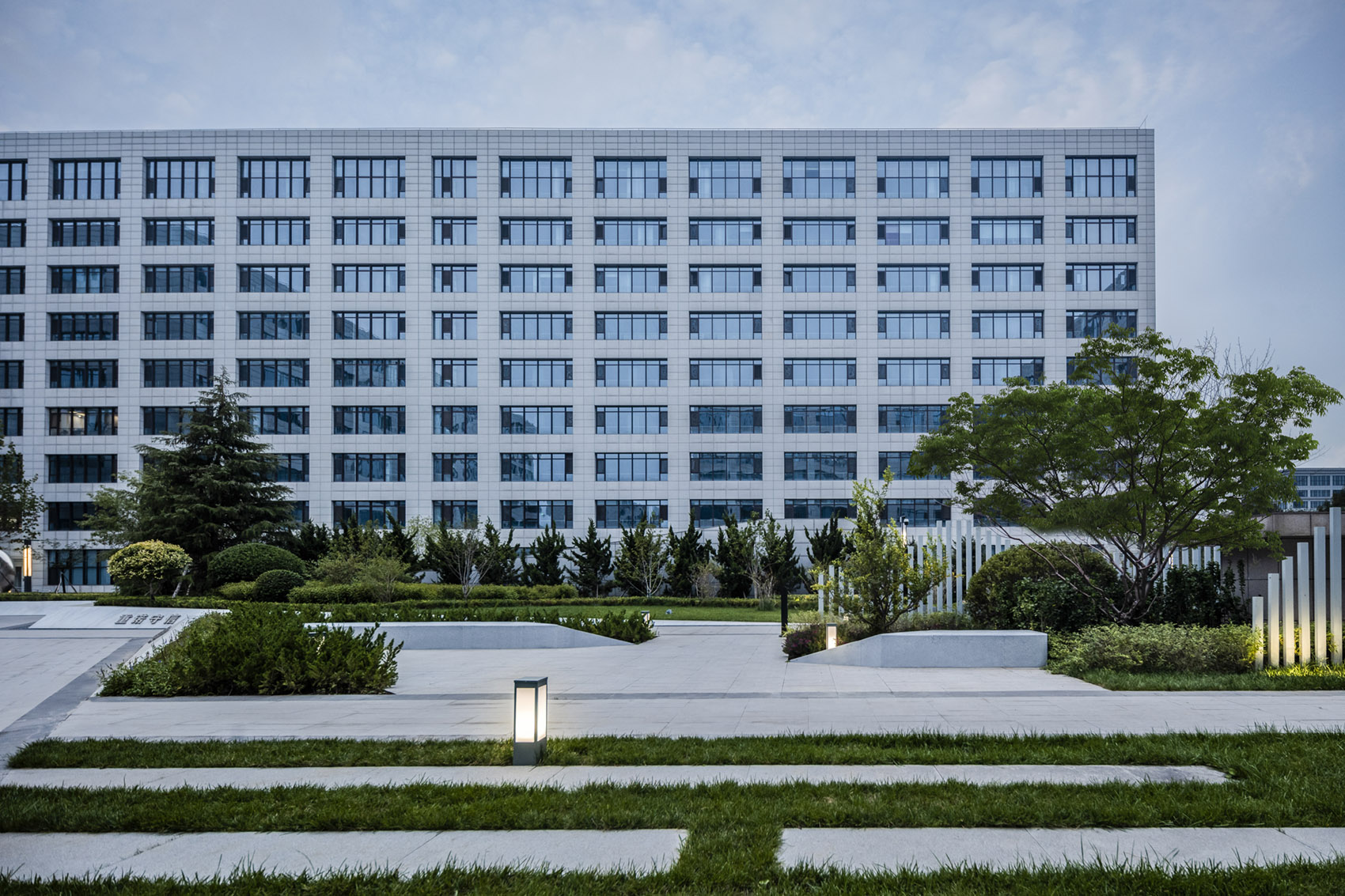 Landscape design of the management sub-center of CCCC by CCCC Highway Consultants.co., LTD - 谷德设计网