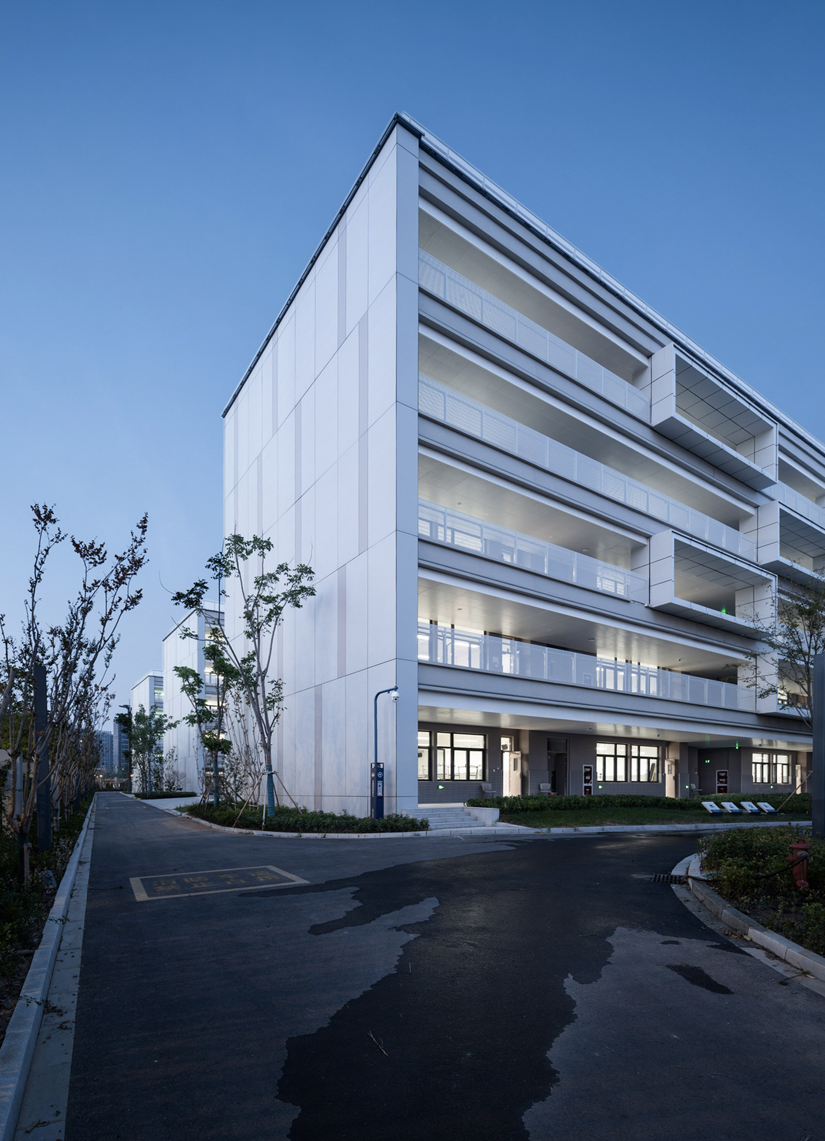 Yuhua Campus of Nanjing Zhonghua High School by Southeast University ...