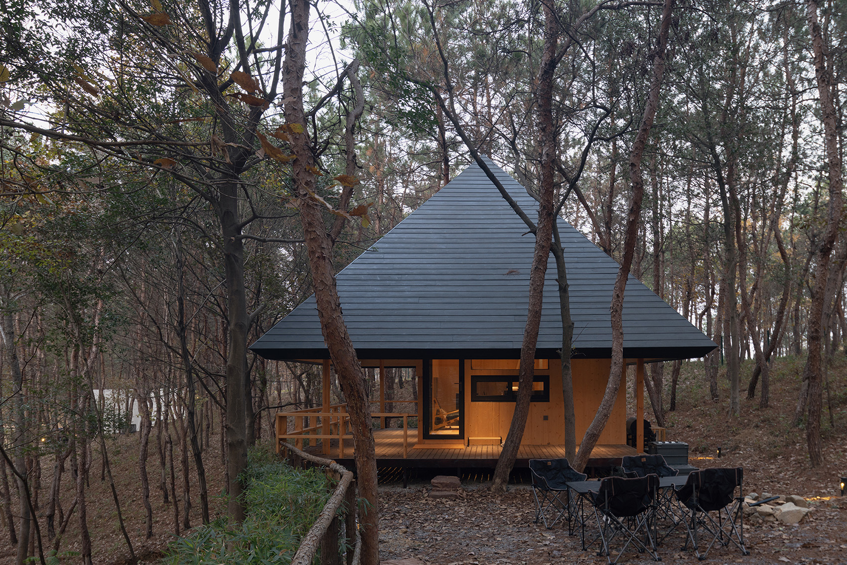 Wild Home #96# – The Pyramid Cabin, China by Wiki World & Advanced ...