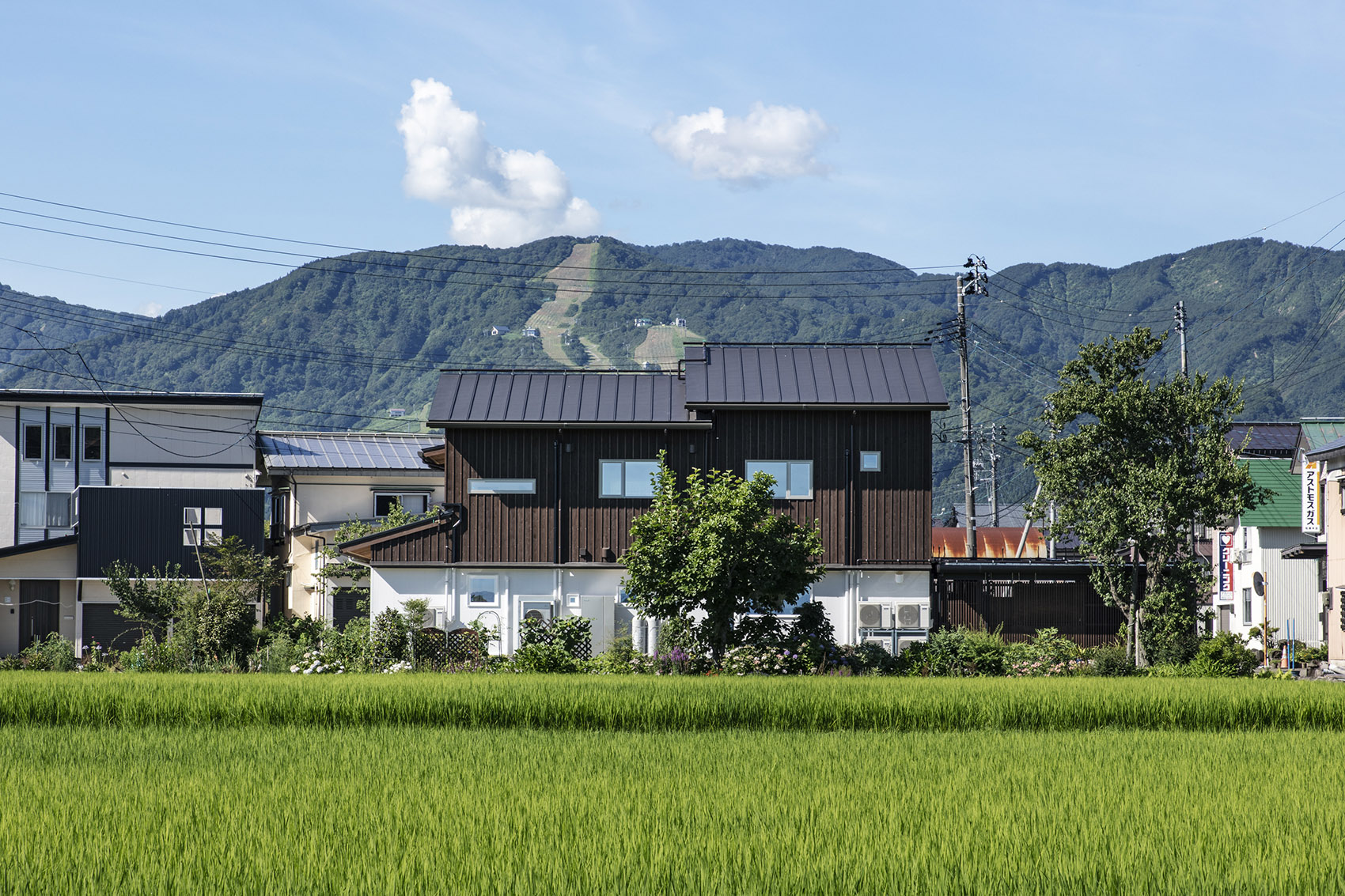 Villa Uonuma by Tsutsumi & Associates - 谷德设计网
