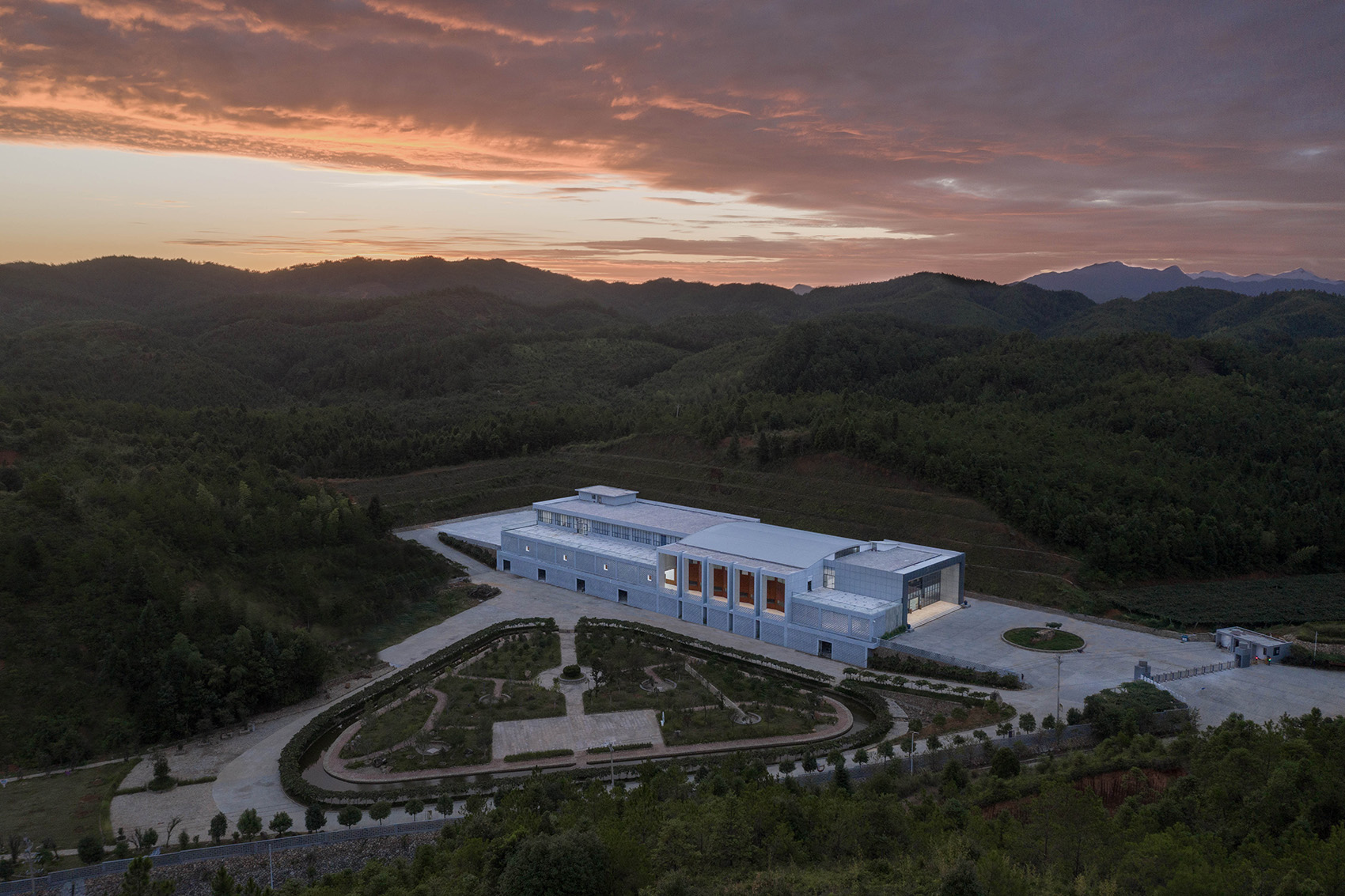Chunqiu Cimingzhu Winery, China by BE Design - 谷德设计网