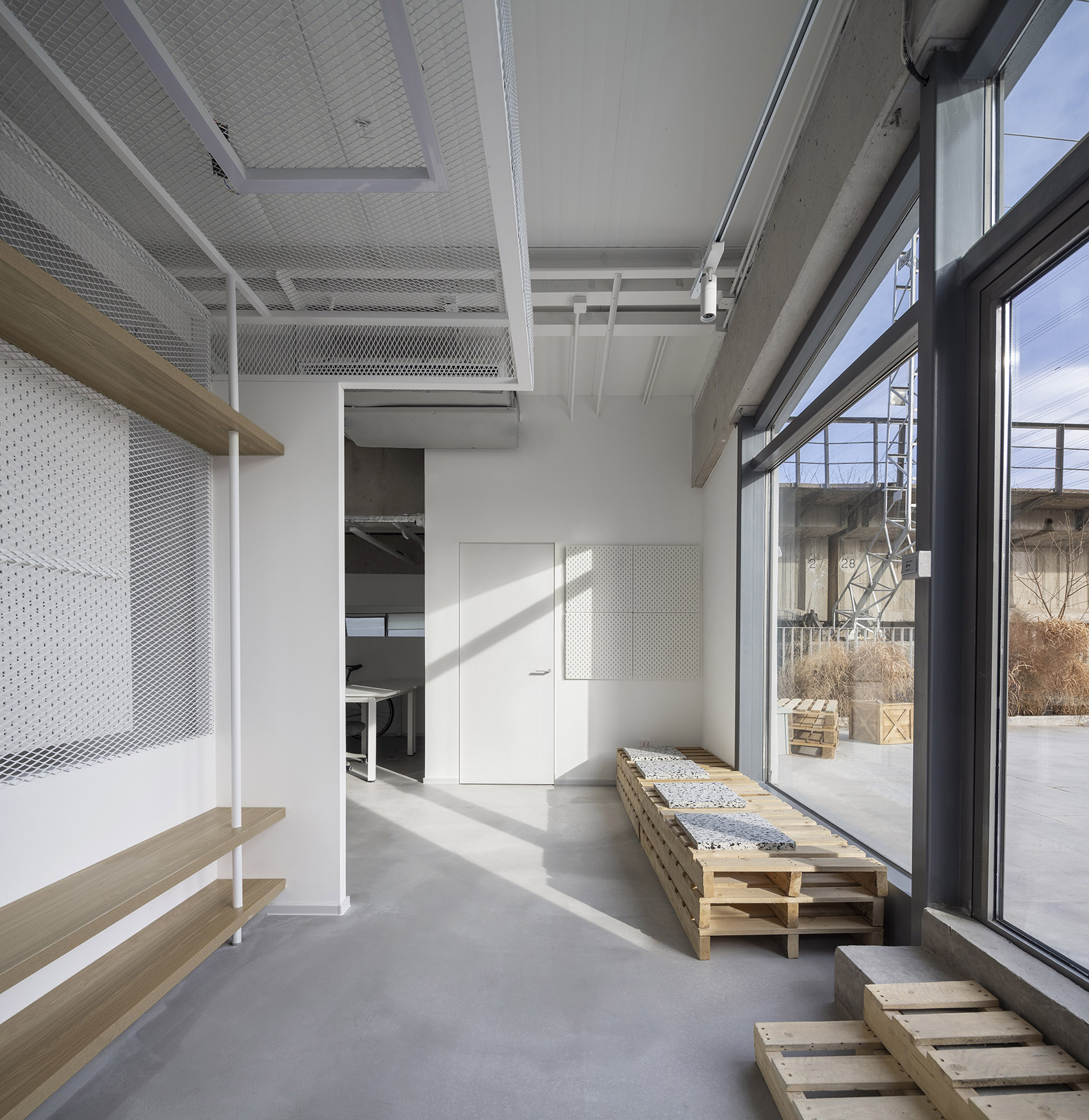 Ollie Workplace Interior Design by Within Beyond Studio - 谷德设计网