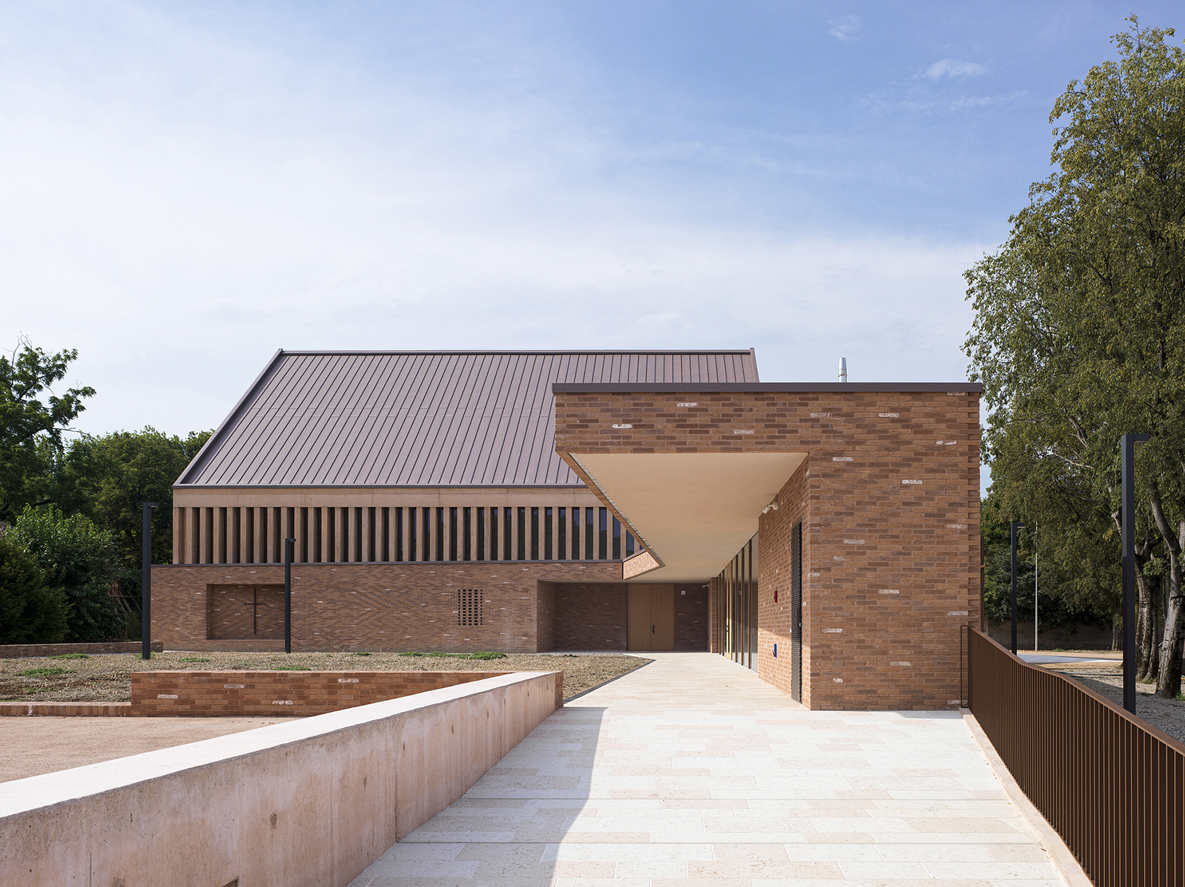 Church of the Holy Spirit in Pegognaga, near Mantua by LR-Architetti - 谷德设计网