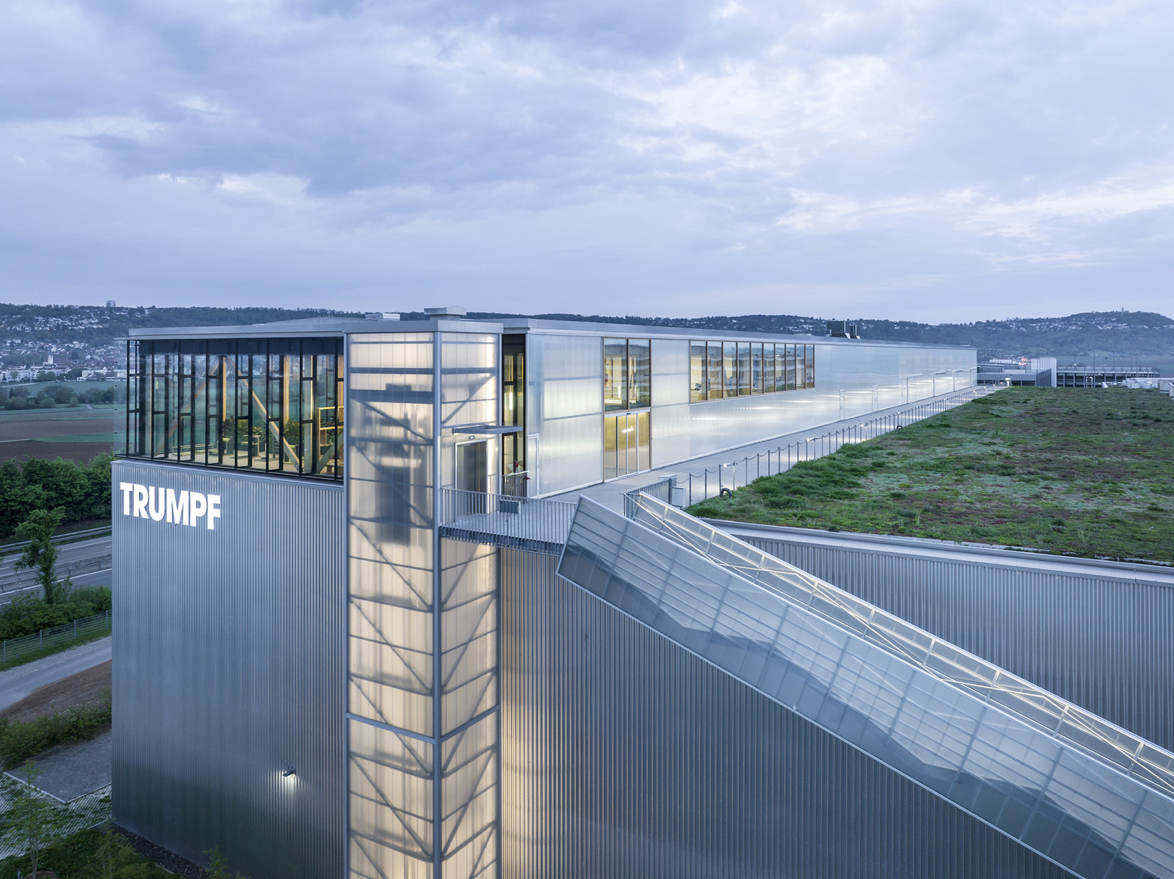 TRUMPF Fitness and Company Sports Center by Barkow Leibinger - 谷德设计网