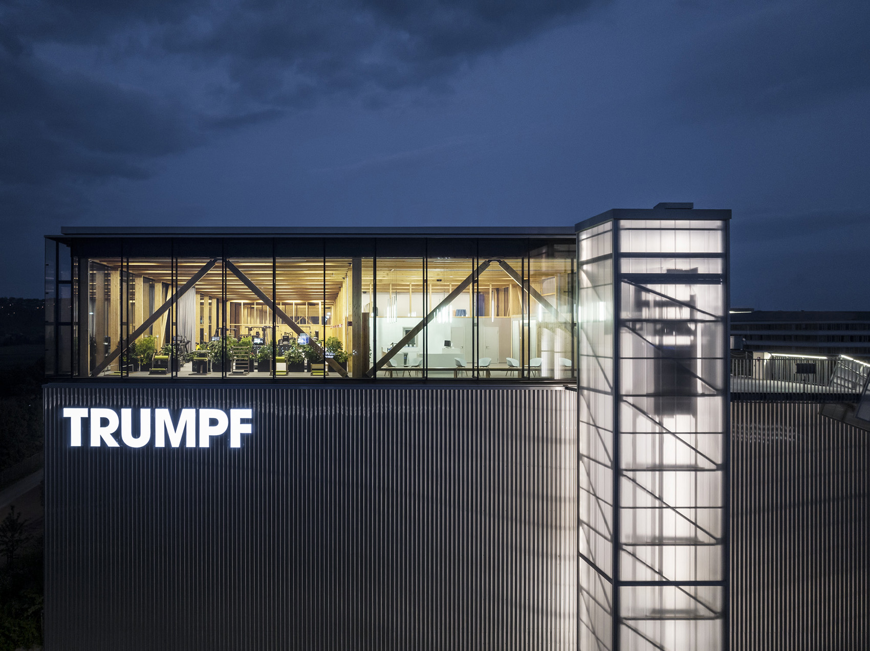 TRUMPF Fitness and Company Sports Center by Barkow Leibinger - 谷德设计网