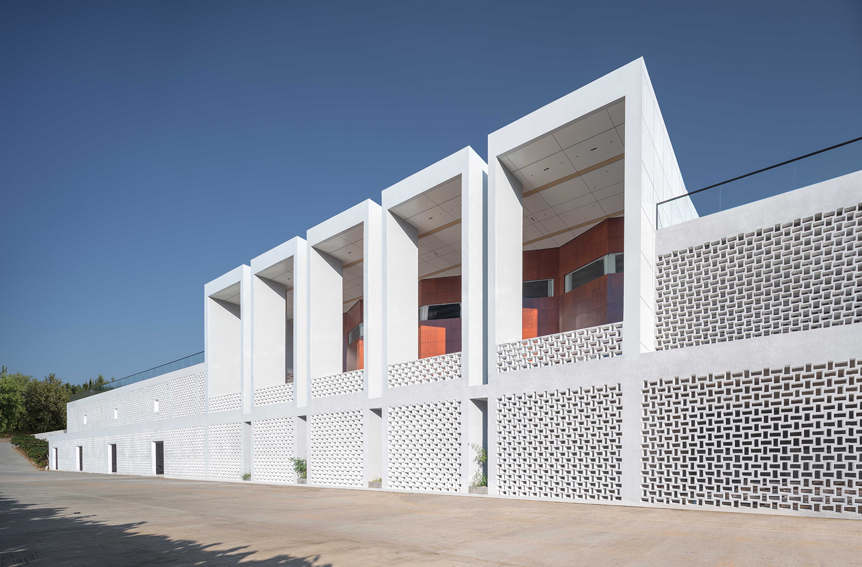 Chunqiu Cimingzhu Winery, China by BE Design - 谷德设计网