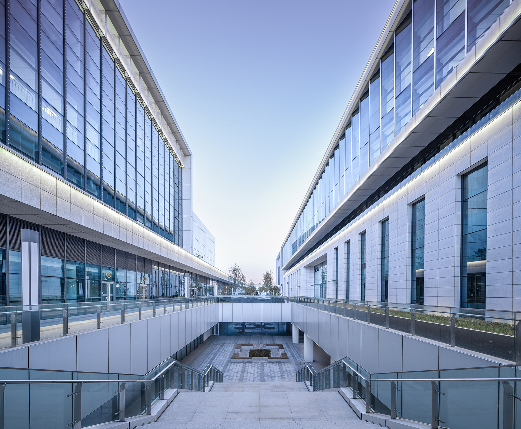 Caidian Urban Comprehensive Service Center, Phase I by CITIC DESIGN - 谷德设计网