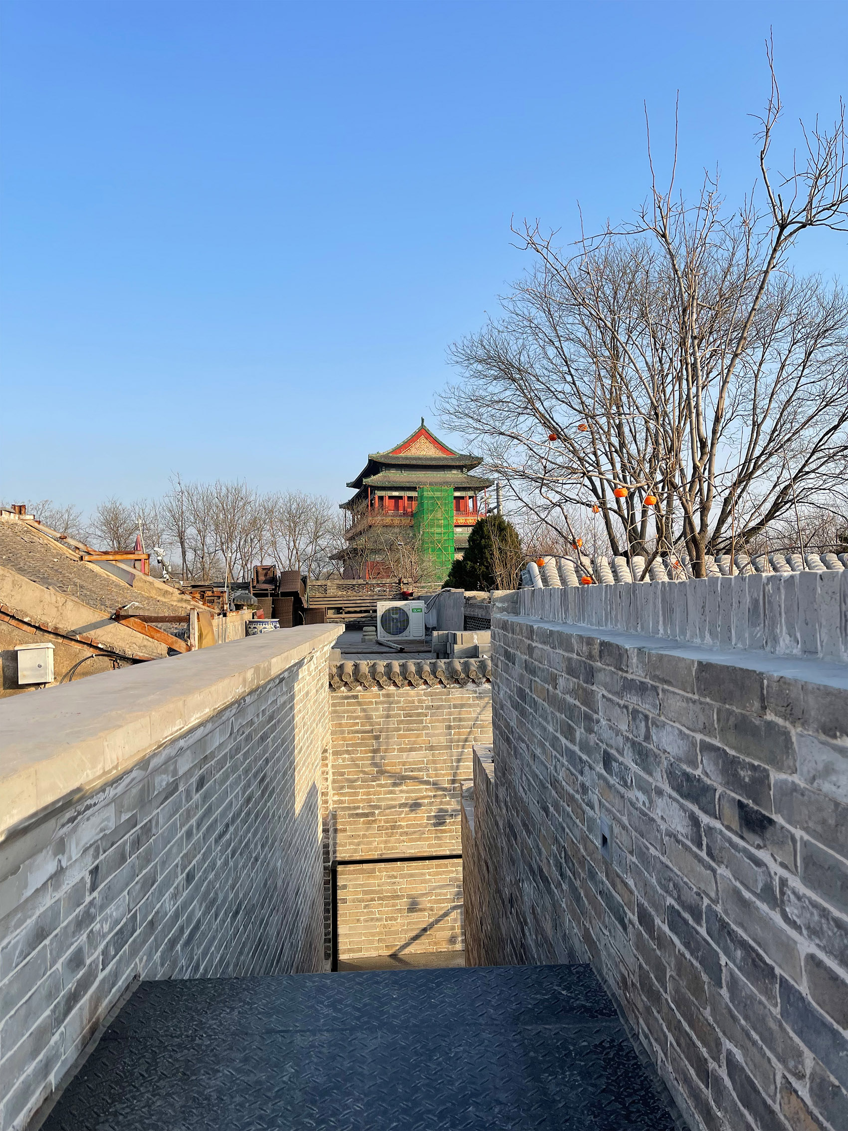 Courtyard renovation at No. 33 Gulou West Street in Beijing by United ...