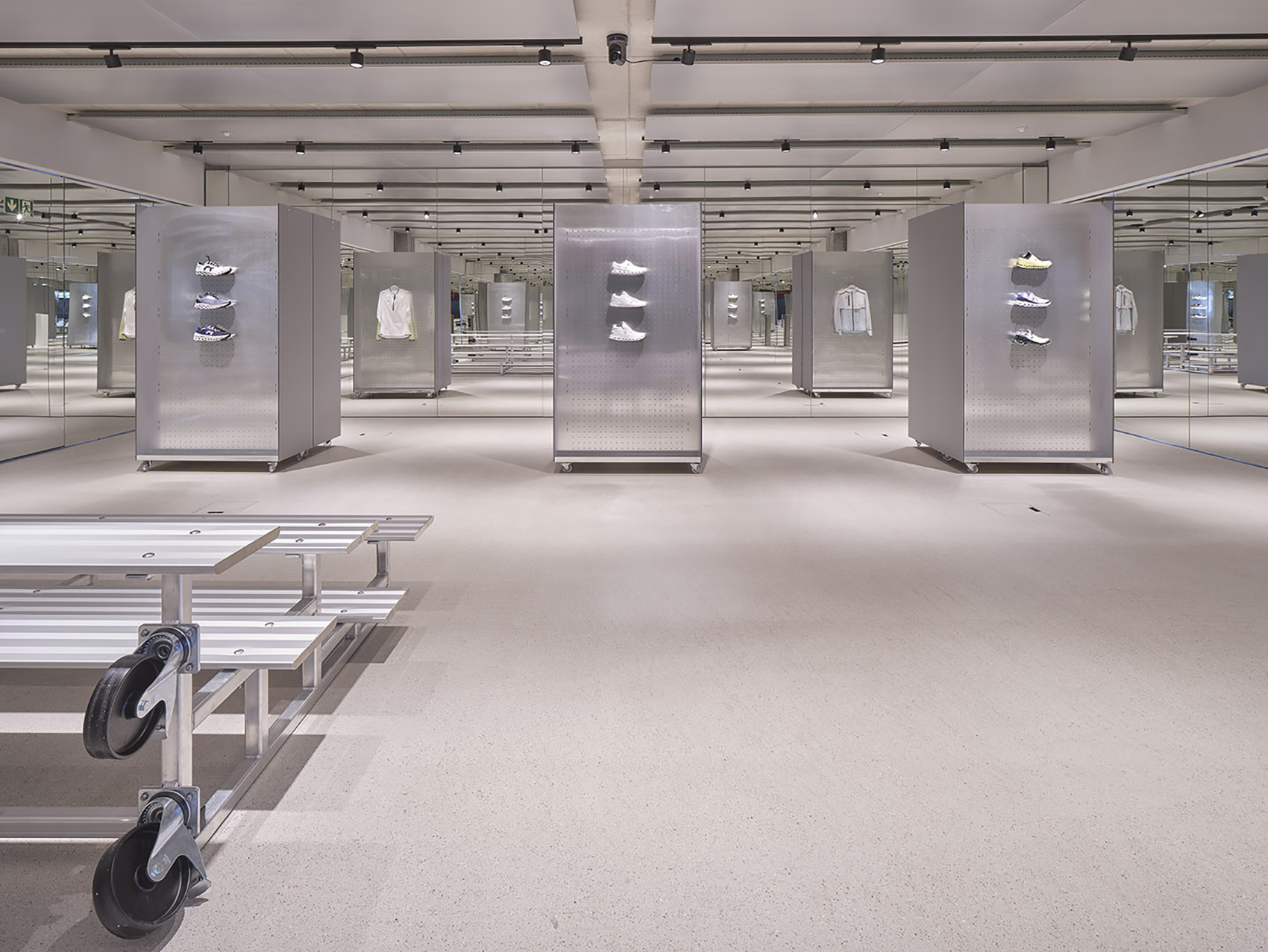 On Labs by Specific Generic - 谷德设计网