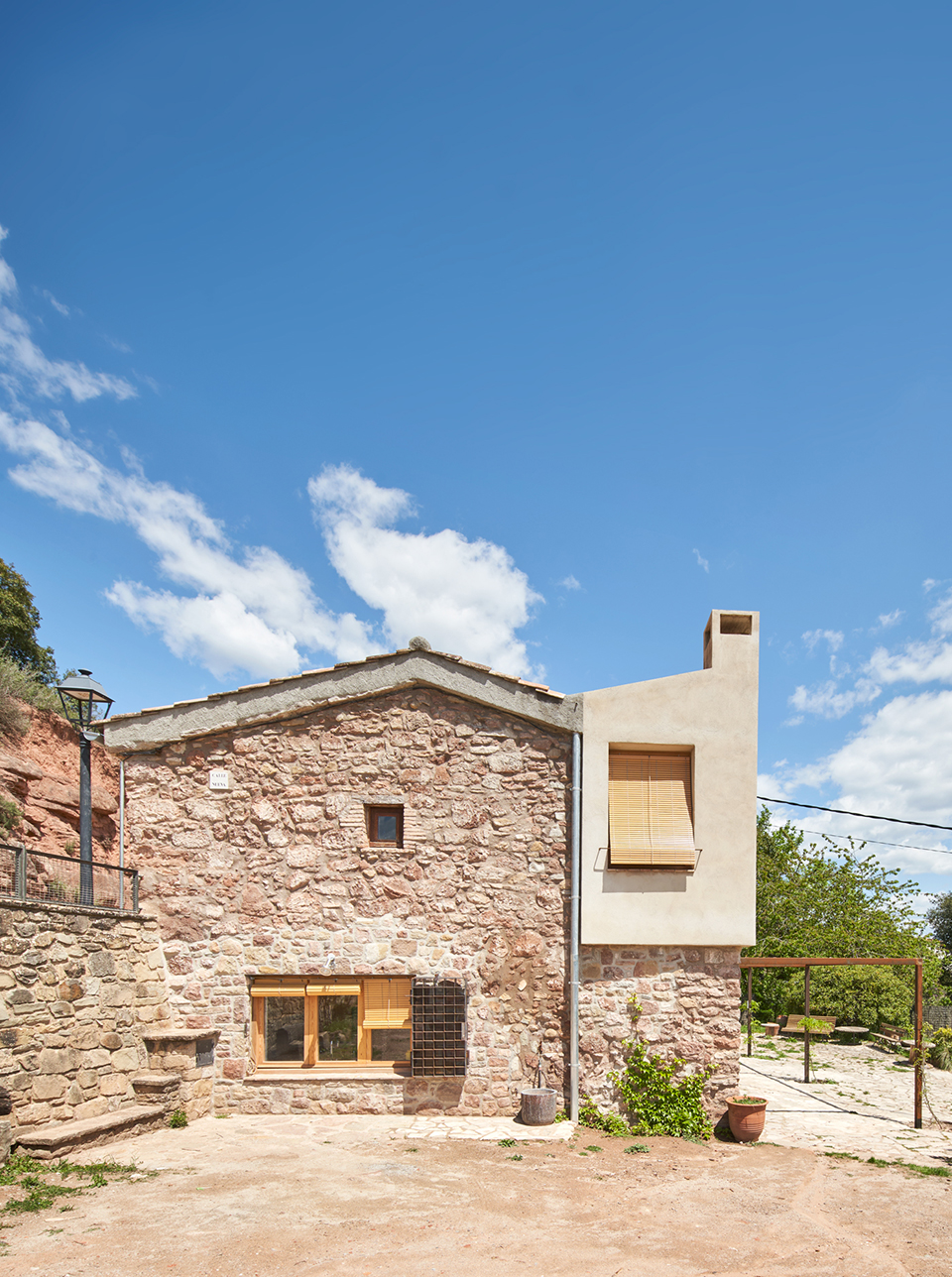 108era Renovation Of A Farmhouse In Granera By Vallribera Arquitectes