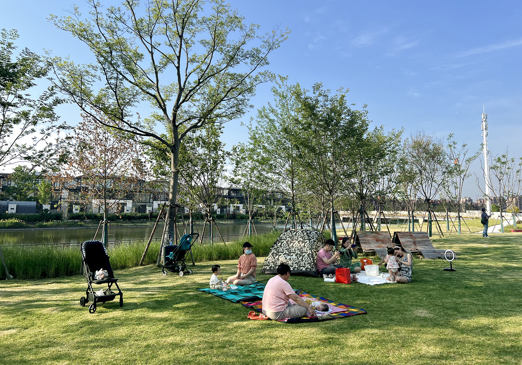 Shangkun Yueshan South Riverfront Community Park by Possibilism Design ...