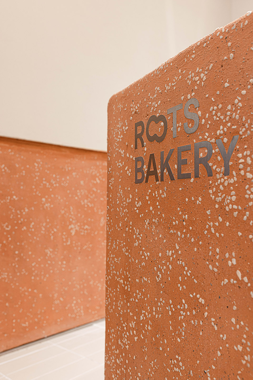 Roots Bakery by Ruhaus Studio - 谷德设计网
