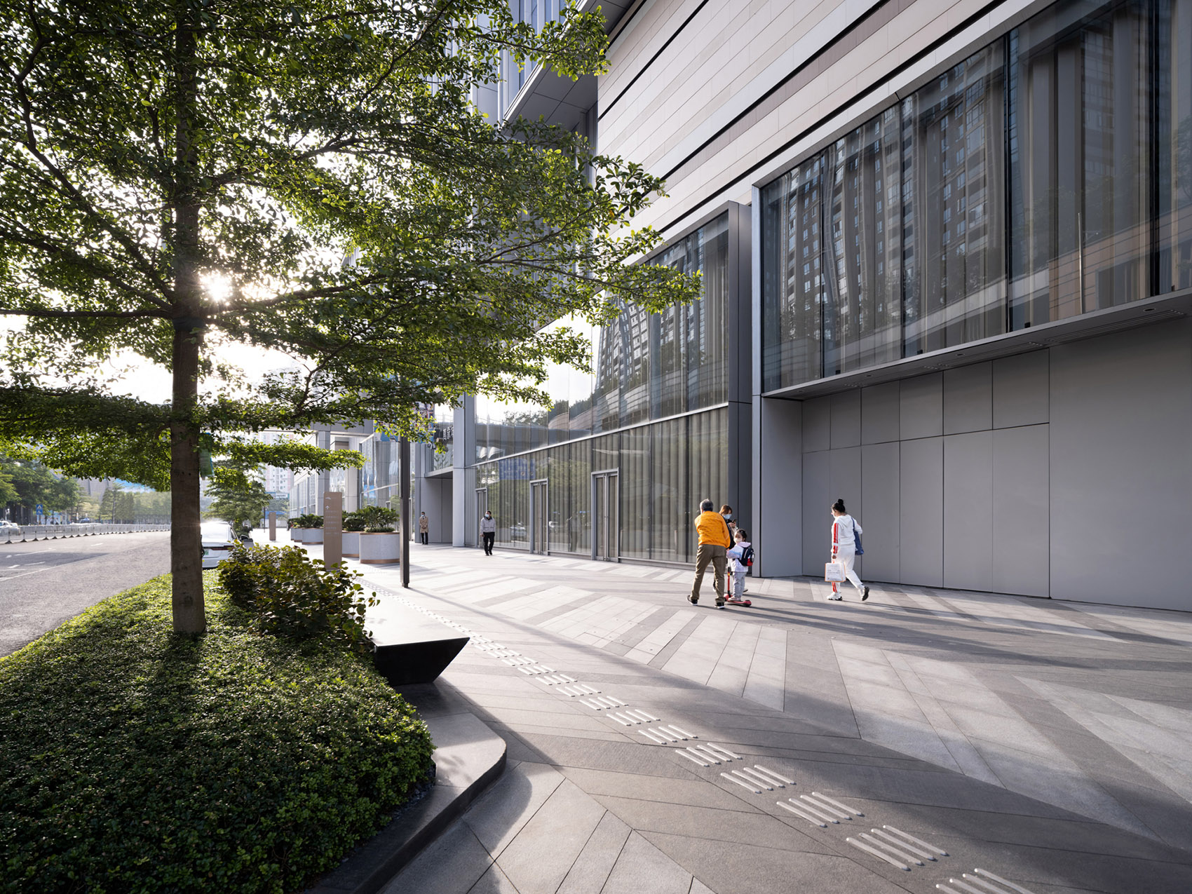 Landscape Design of CRLAND Mixc Haikou by GM Landscape - 谷德设计网