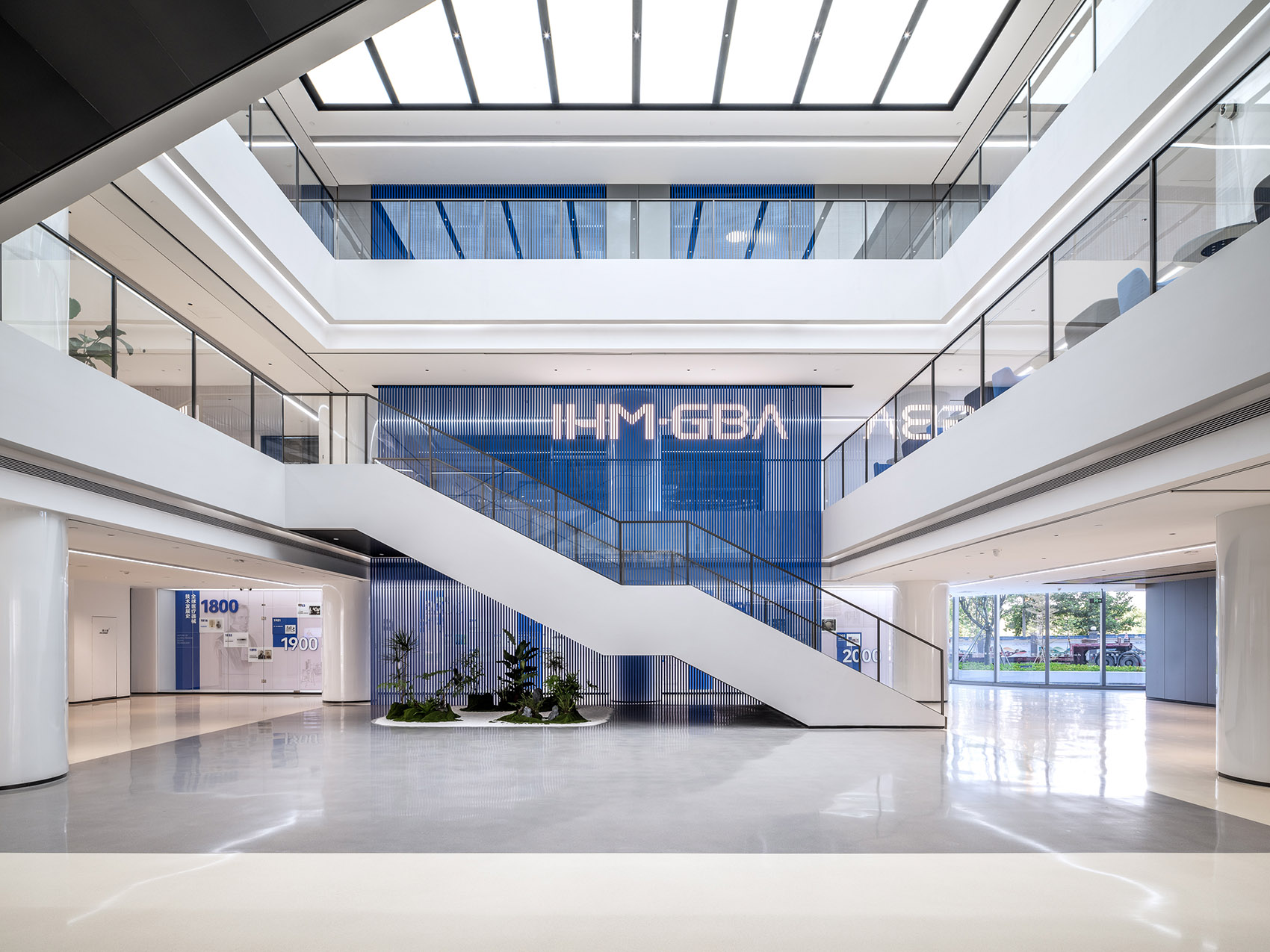 Innovation Center for High-performance Medical Devices by HENN - 谷德设计网