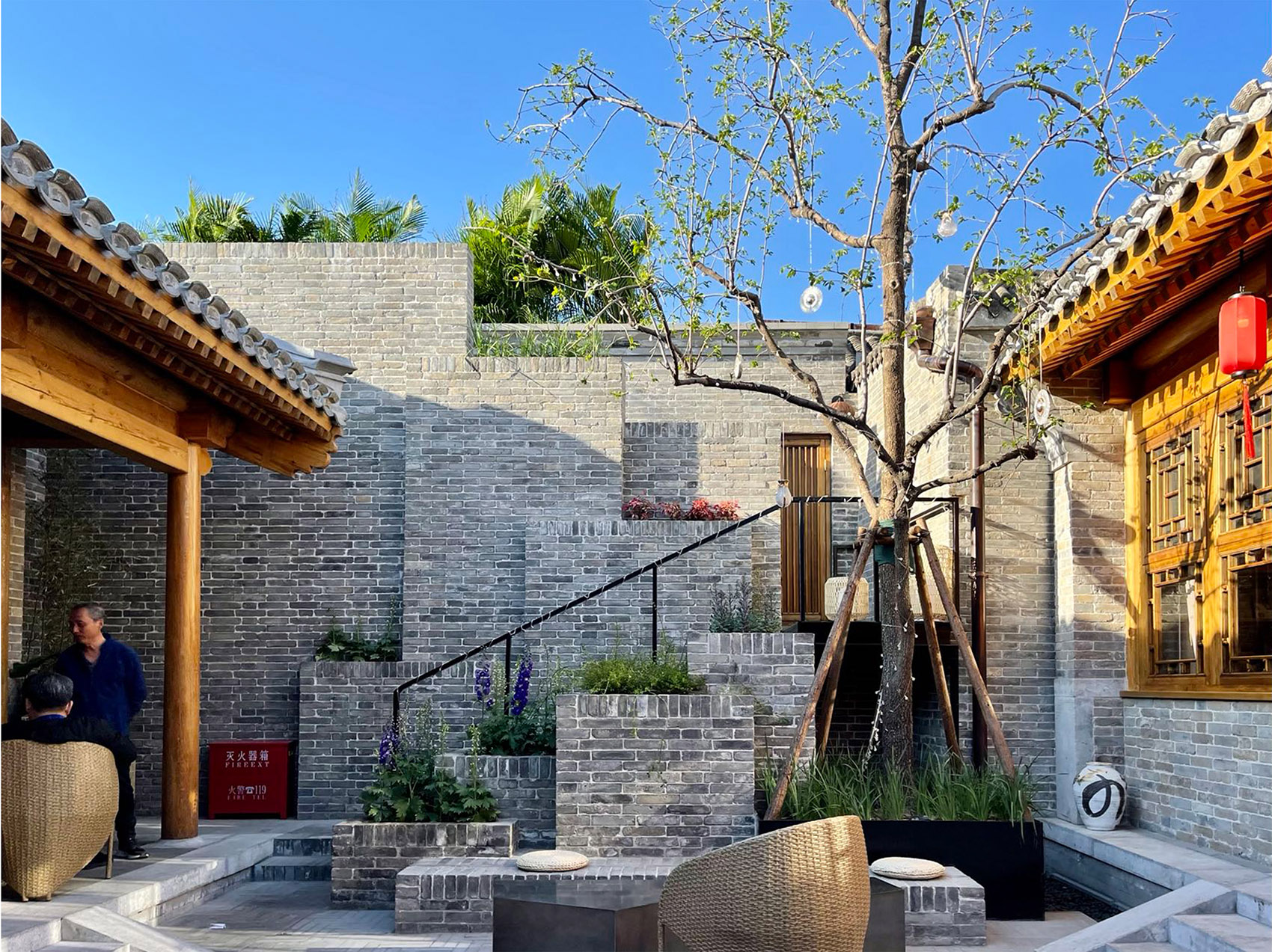 Courtyard renovation at No. 33 Gulou West Street in Beijing by United ...
