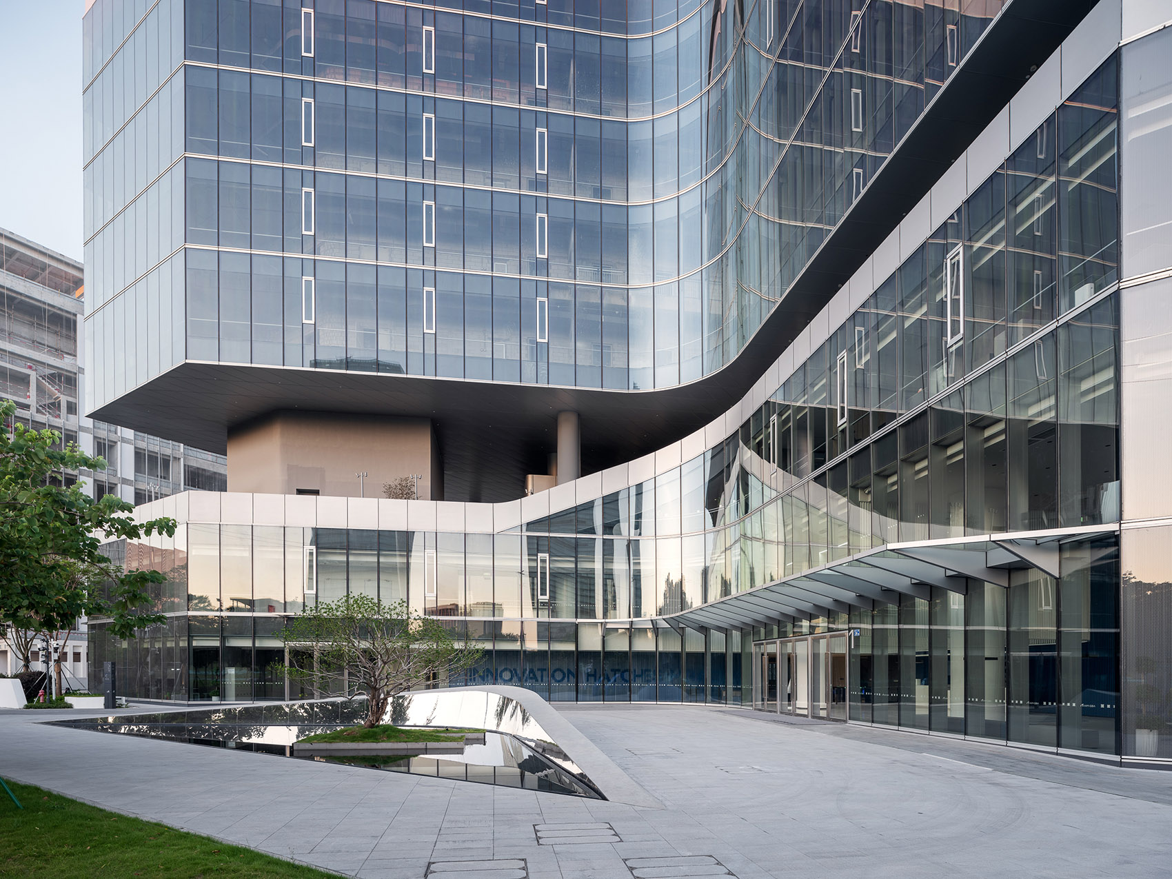 Innovation Center for High-performance Medical Devices by HENN - 谷德设计网