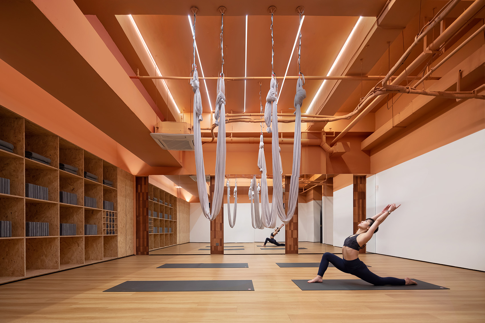 Yoga Yoga, China by Whale Interior - 谷德设计网