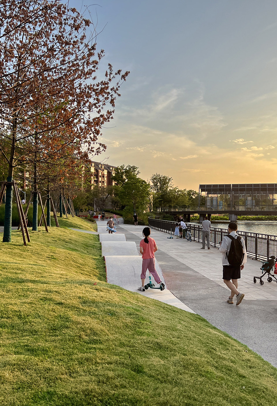 Shangkun Yueshan South Riverfront Community Park by Possibilism Design ...