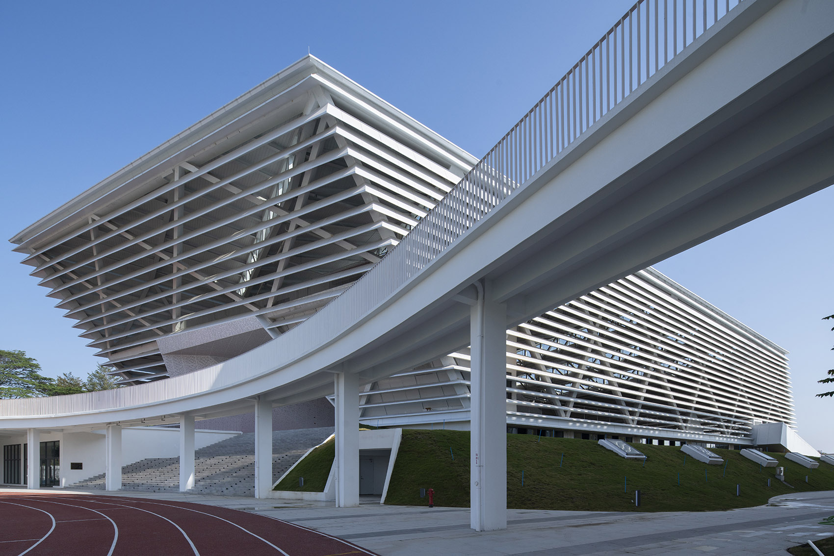 Nanhai Guicheng Jingui High School by Atelier cnS - 谷德设计网