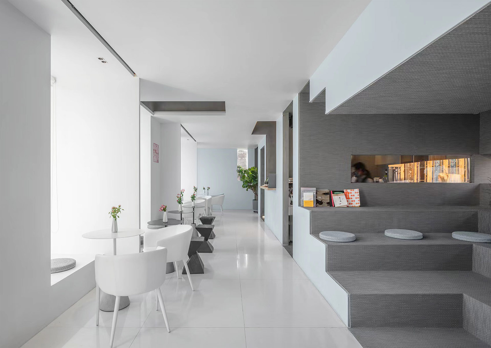 Courtyard renovation at No. 33 Gulou West Street in Beijing by United ...