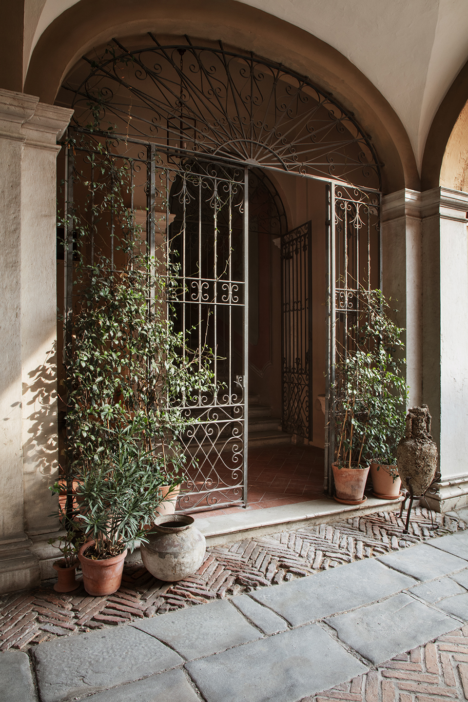 Vipp Palazzo Monti pop-up hotel by Vipp - 谷德设计网