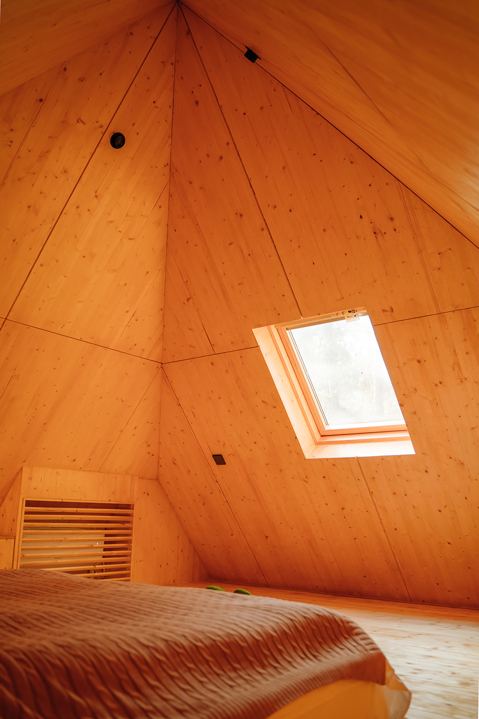 Wild Home #96# – The Pyramid Cabin, China by Wiki World & Advanced ...