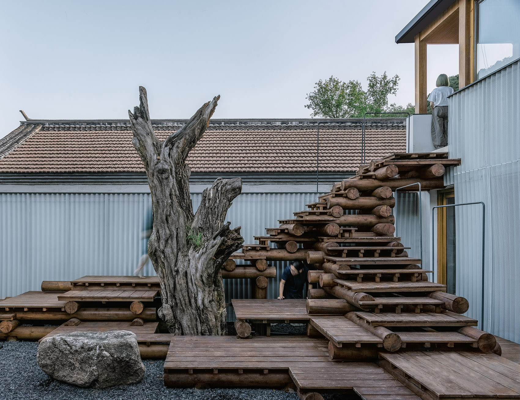Harrierfall – Beacon Tower in My Yard by DL Atelier - 谷德设计网