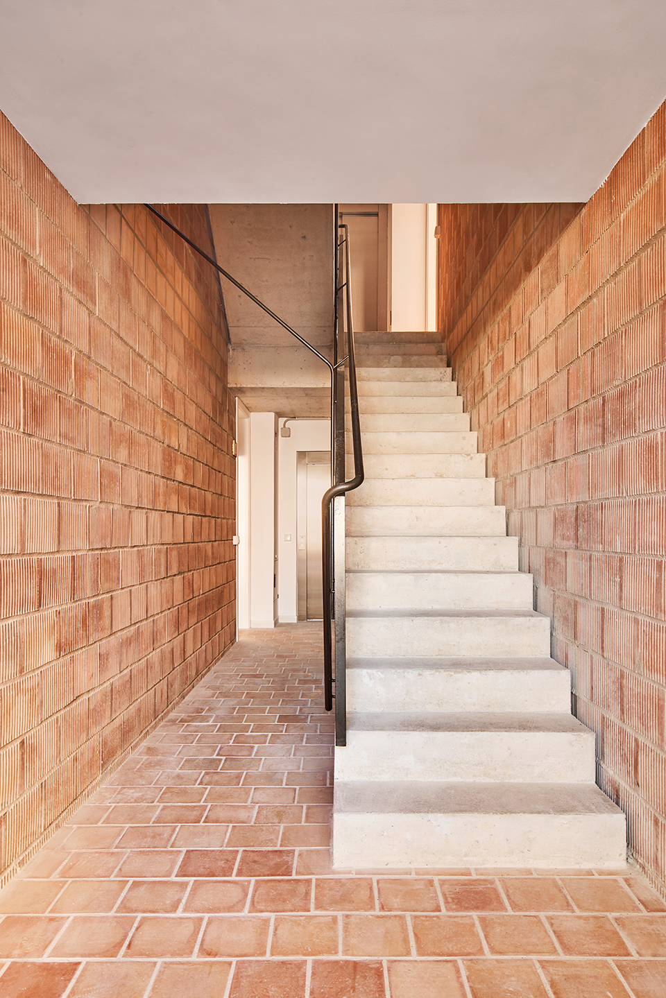 54 subsidized homes in Mallorca by Alventosa Morell Arquitectes - 谷德设计网