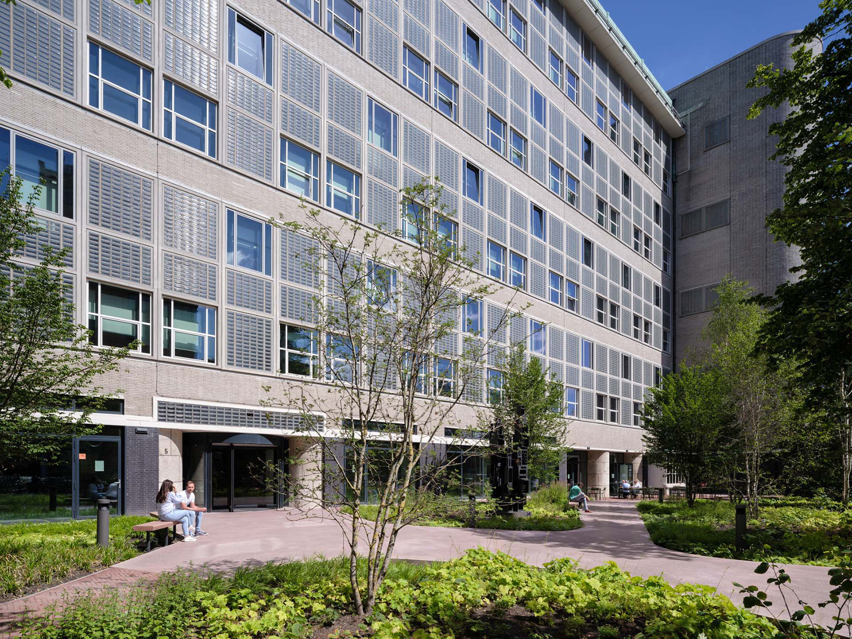 Stationspostgebouw by KCAP + Kraaijvanger Architects - 谷德设计网