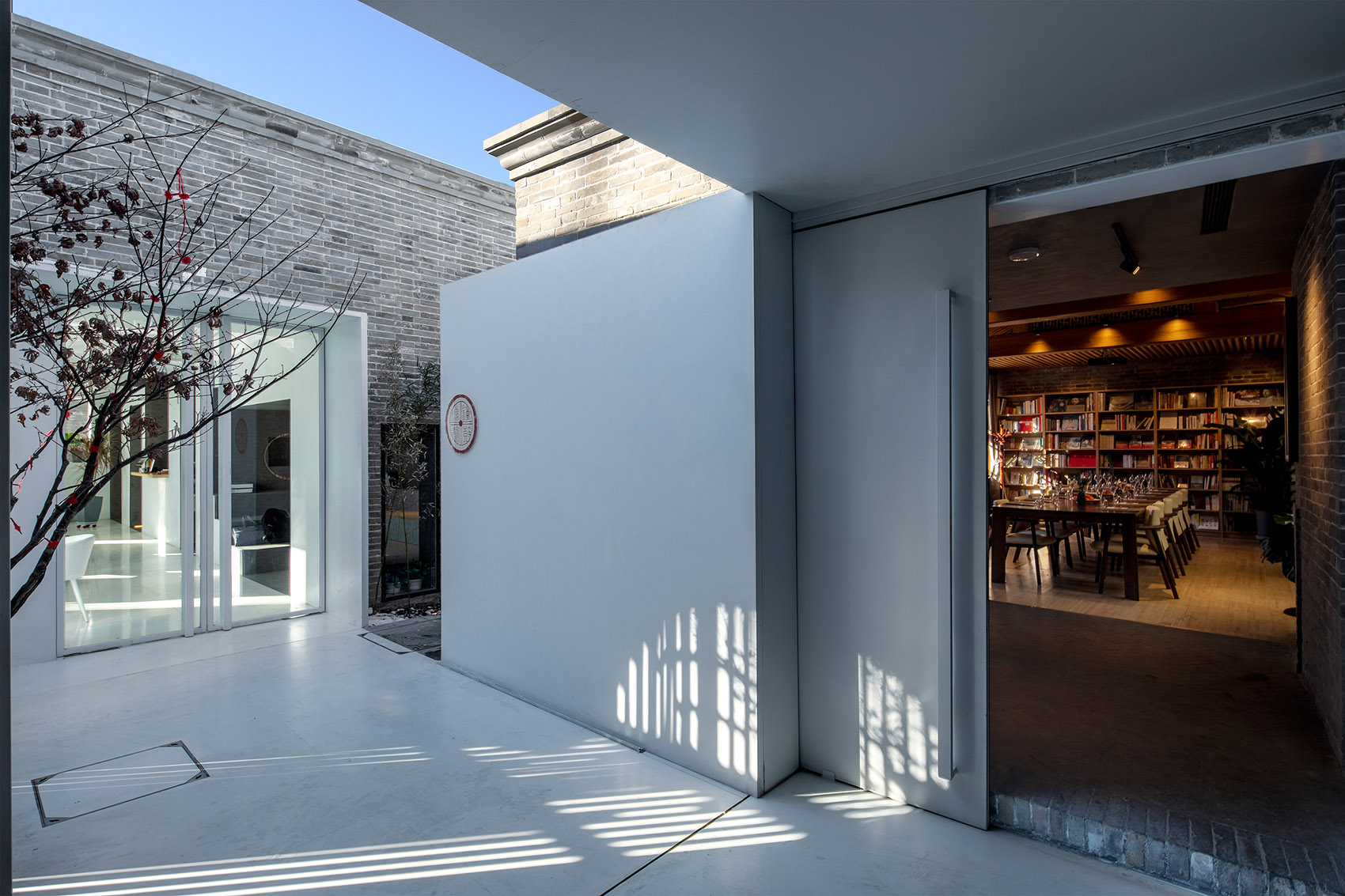 Courtyard renovation at No. 33 Gulou West Street in Beijing by United ...
