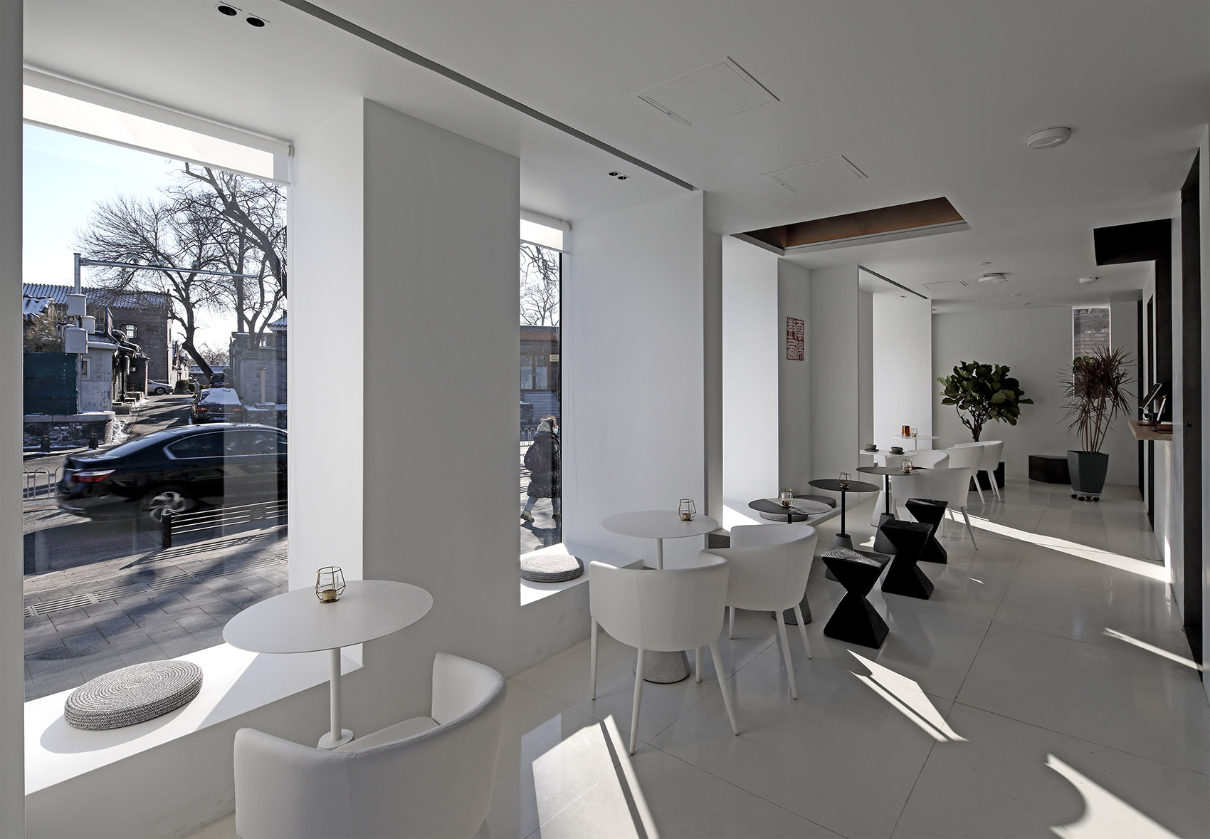 Courtyard renovation at No. 33 Gulou West Street in Beijing by United ...