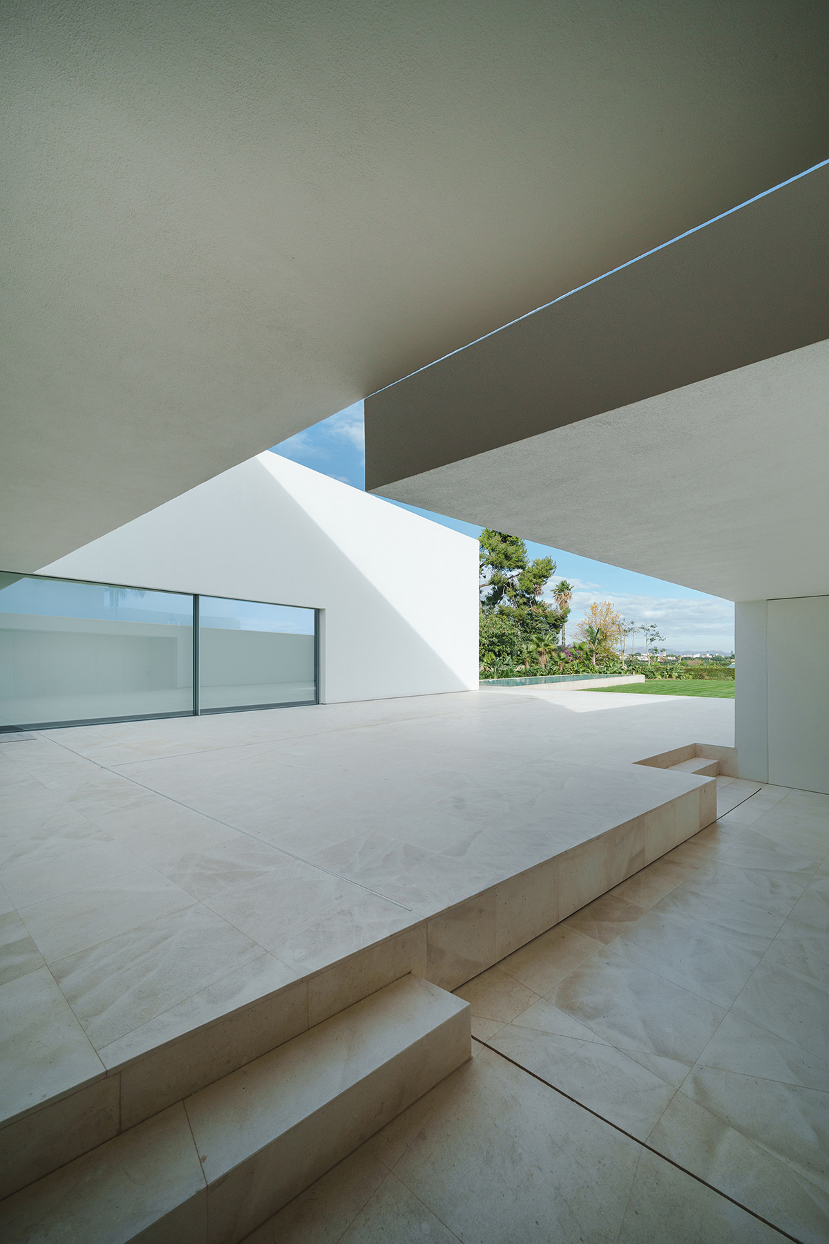 The Empty House by Fran Silvestre Arquitectos - 谷德设计网