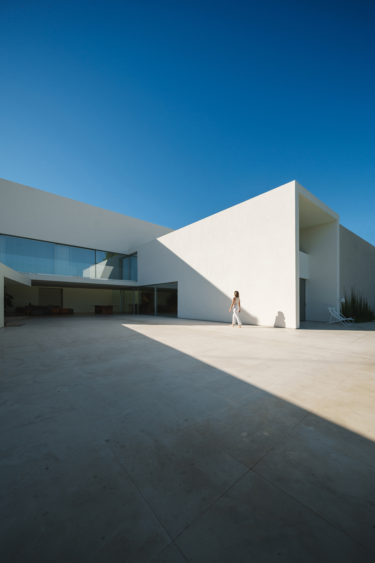The Empty House by Fran Silvestre Arquitectos - 谷德设计网