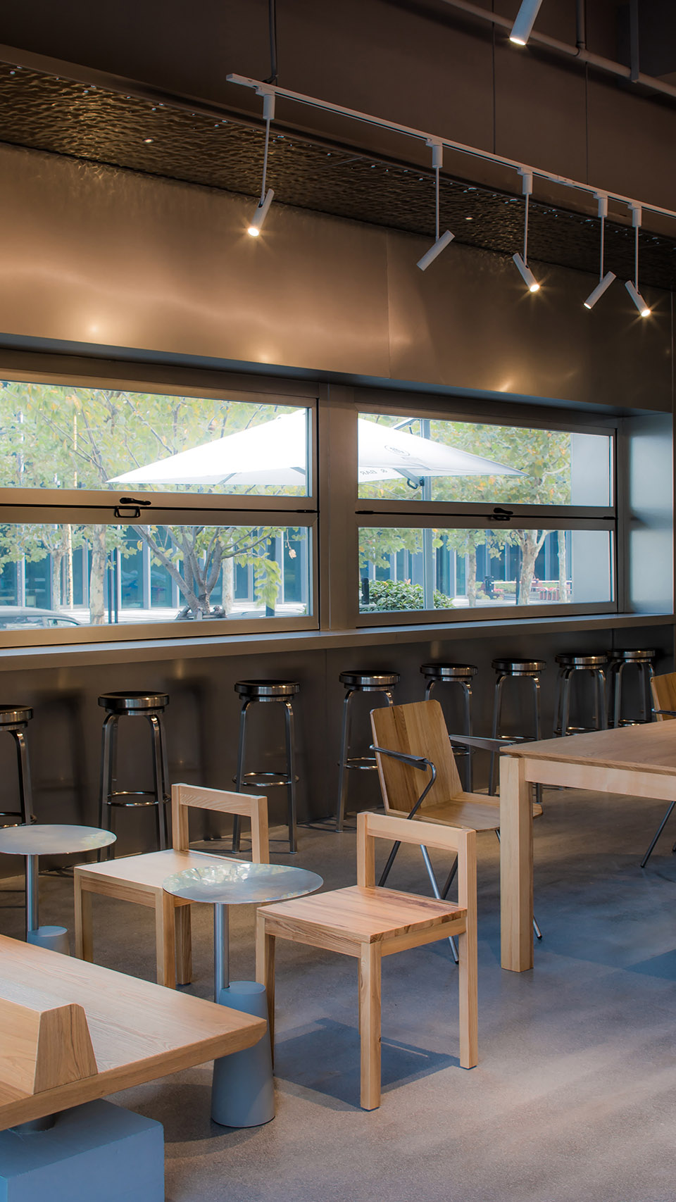 MULY Coffee Brand Store, Shanghai, China by QIHE DesignWorks - 谷德设计网