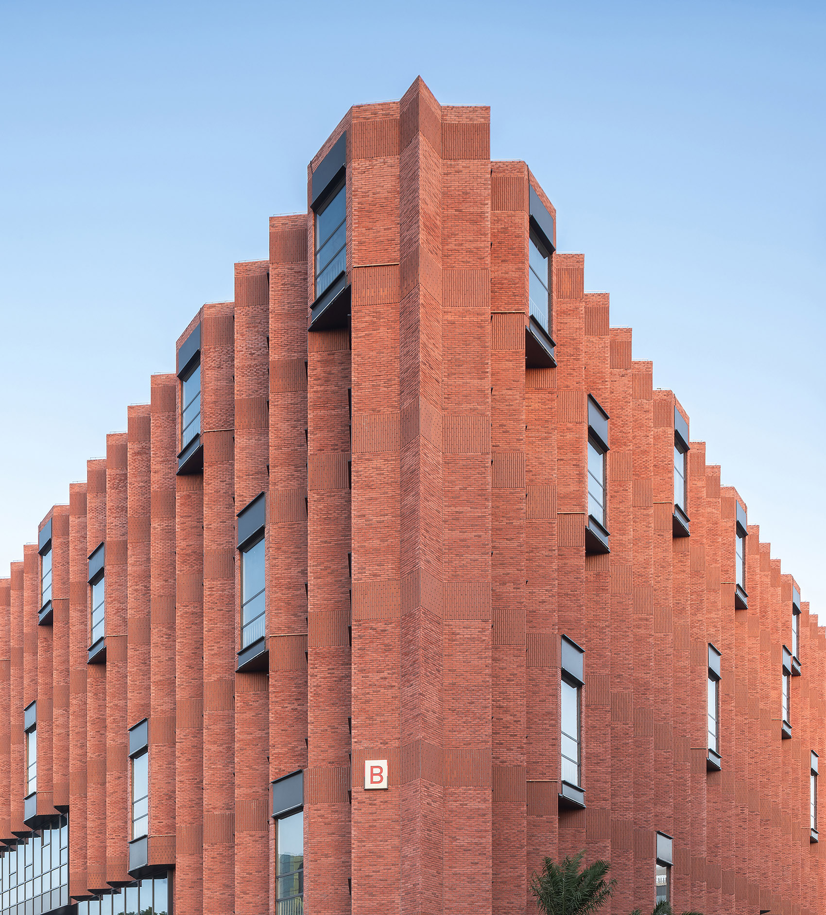 Phase Two of the Free Trade No. 1 Project in Shanghai by DESHIN ...