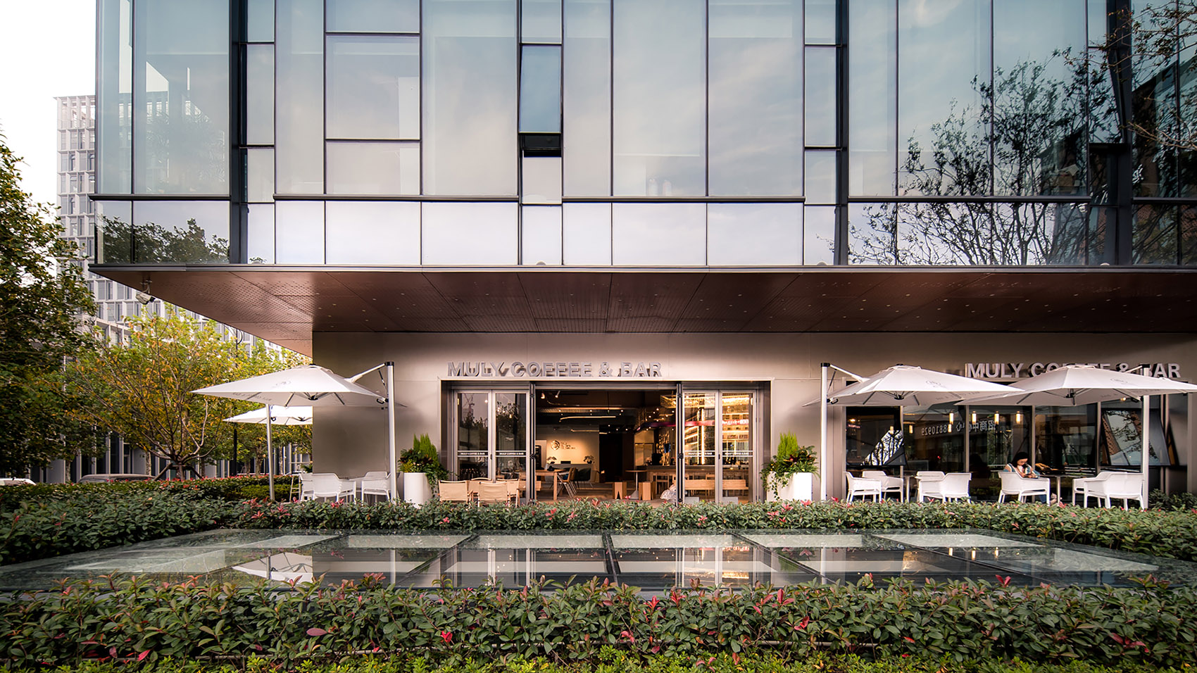 MULY Coffee Brand Store, Shanghai, China by QIHE DesignWorks - 谷德设计网