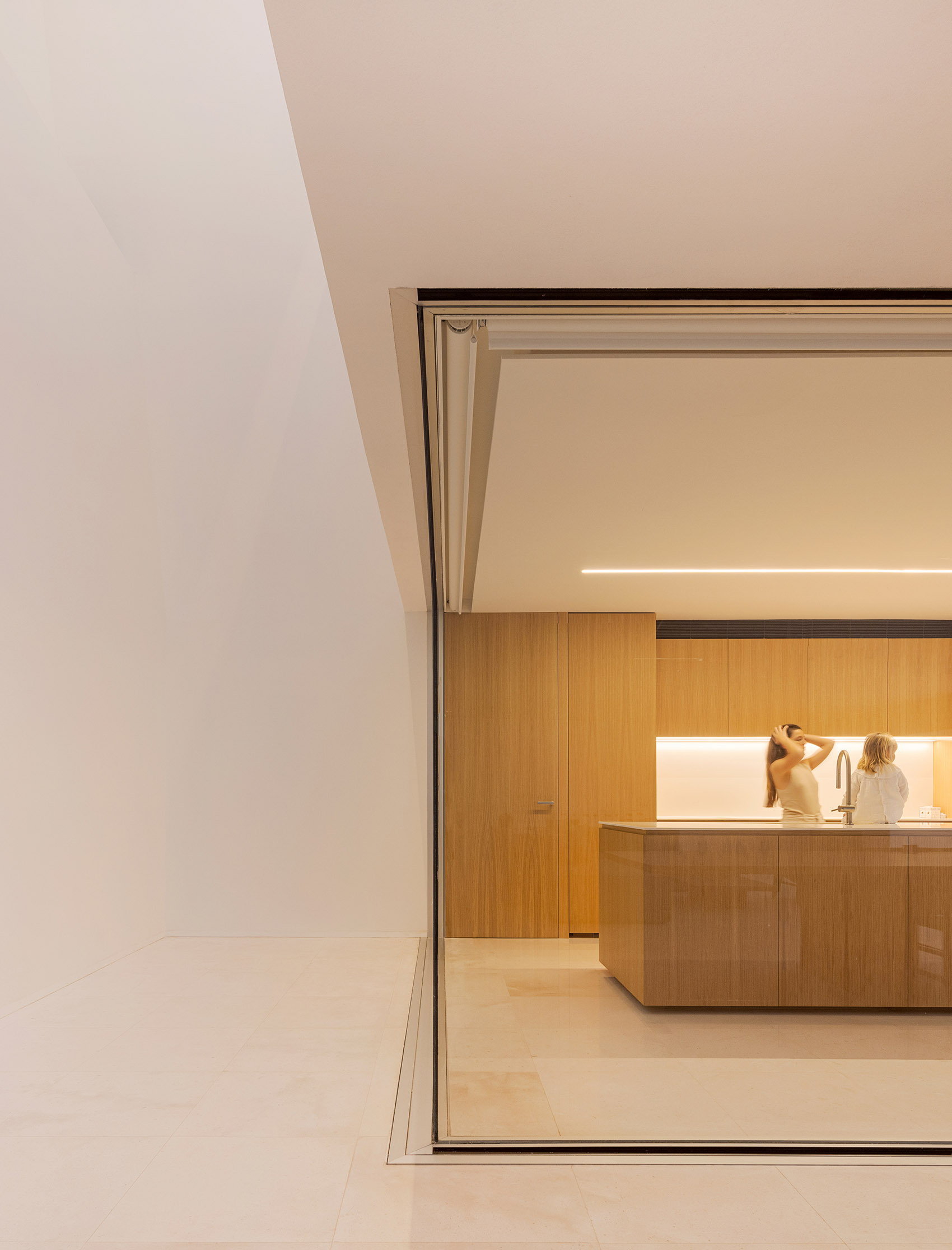 The Empty House by Fran Silvestre Arquitectos - 谷德设计网