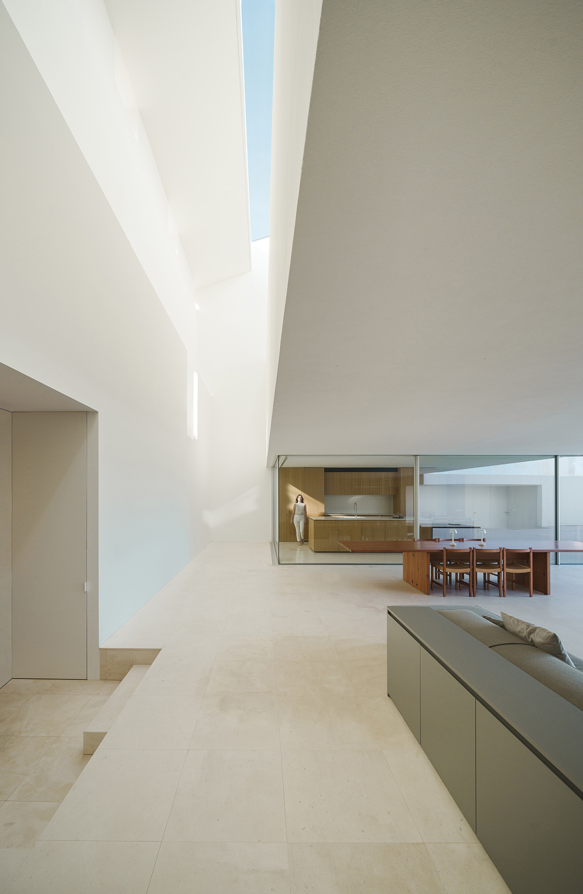 The Empty House by Fran Silvestre Arquitectos - 谷德设计网
