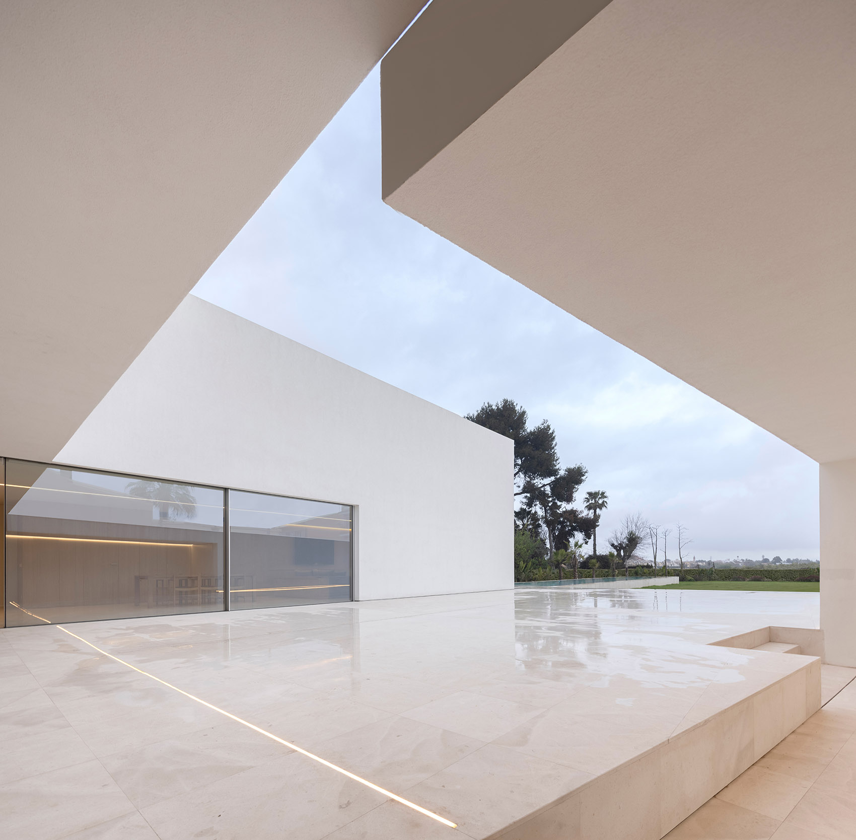 The Empty House by Fran Silvestre Arquitectos - 谷德设计网