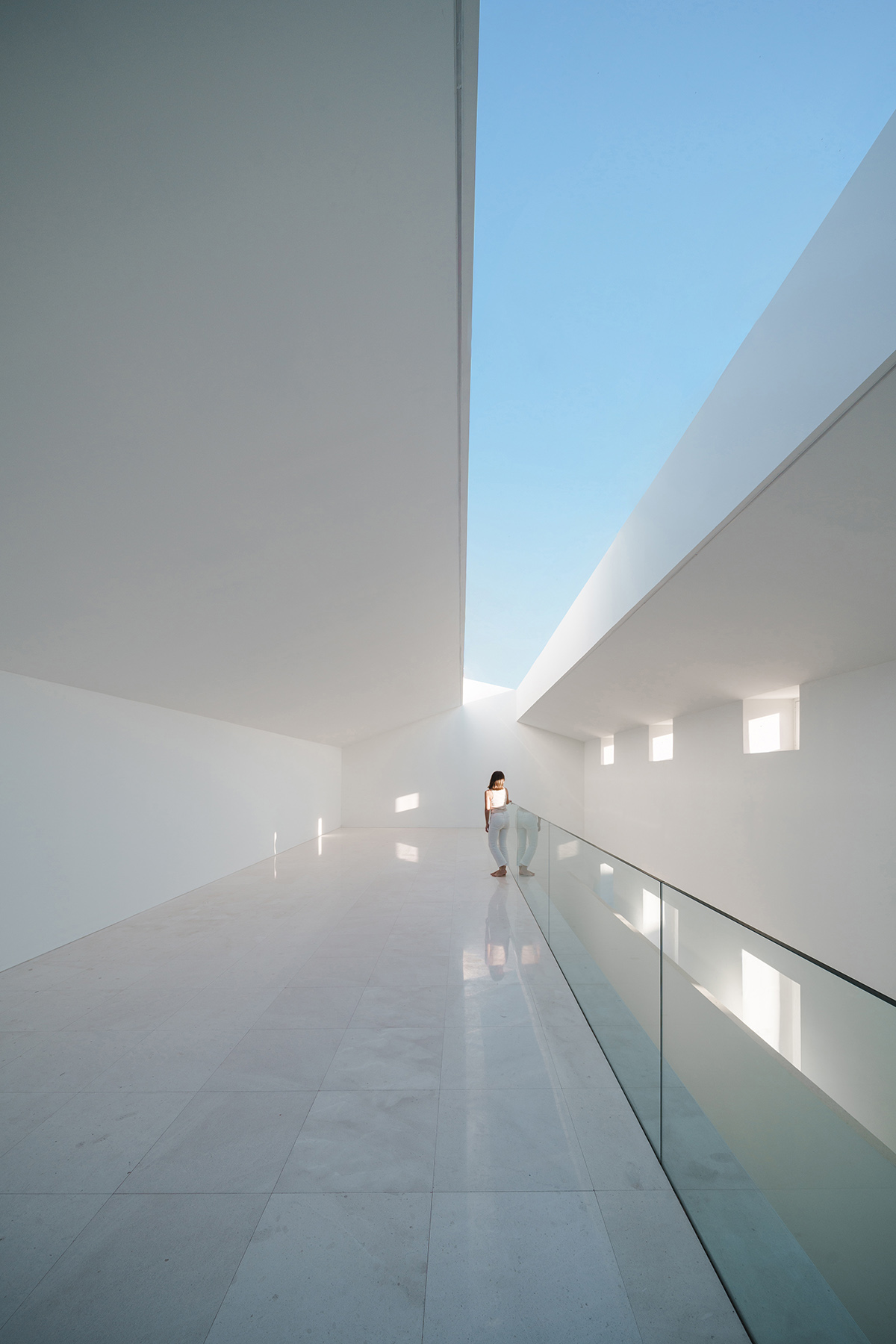 The Empty House by Fran Silvestre Arquitectos - 谷德设计网