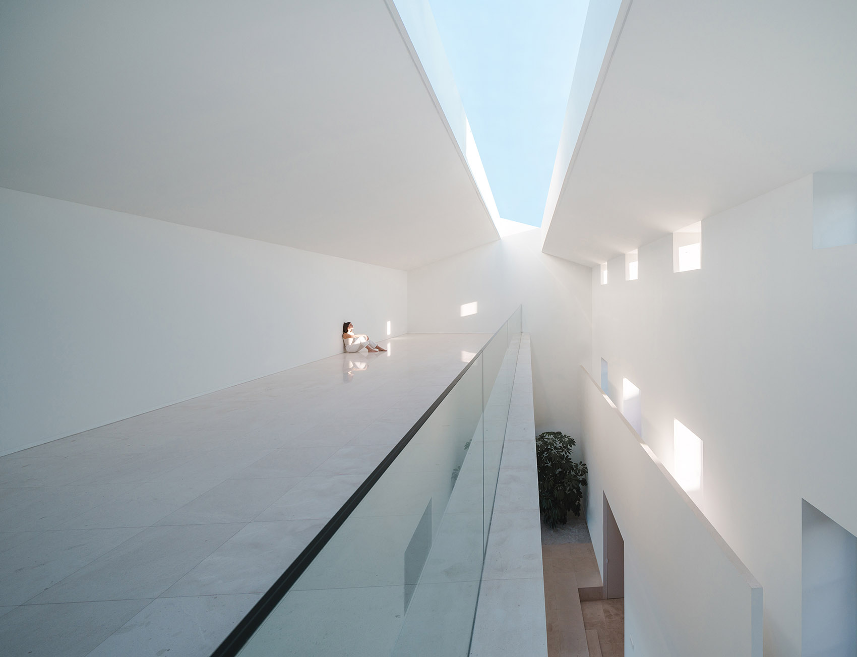 The Empty House by Fran Silvestre Arquitectos - 谷德设计网